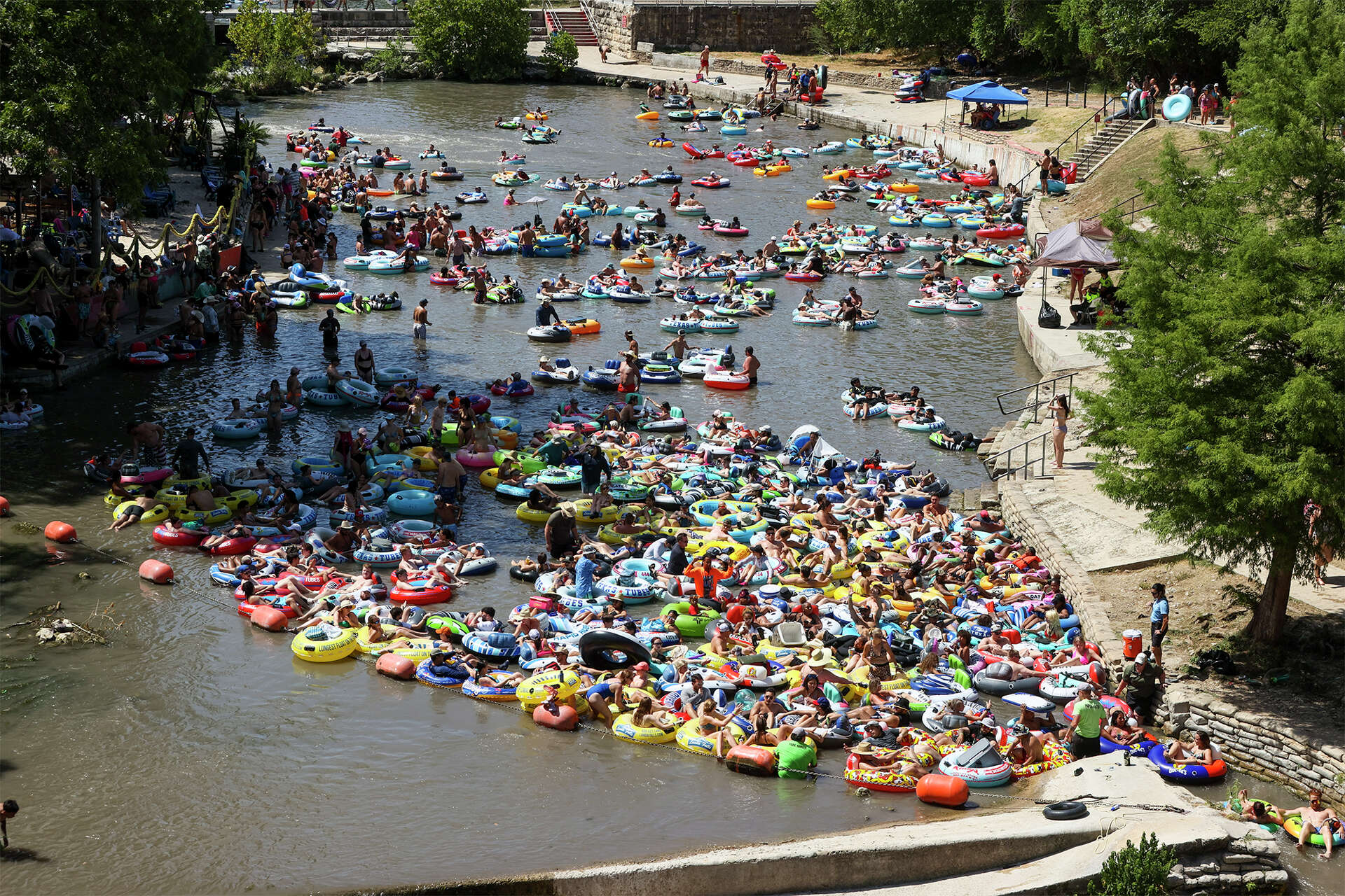 New Braunfels considers earlier closing time for popular tubing area