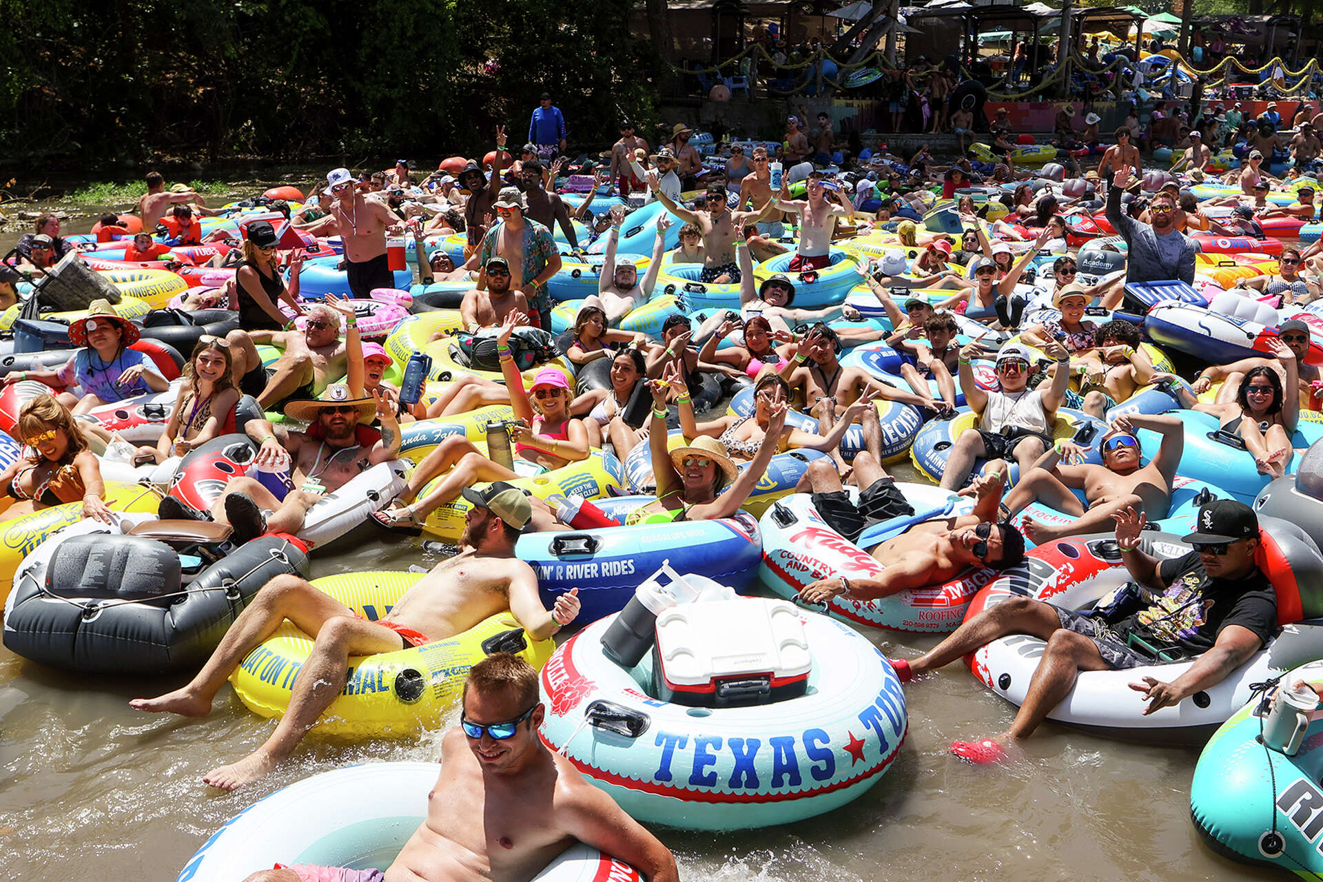 New Braunfels considers earlier closing time for popular tubing area