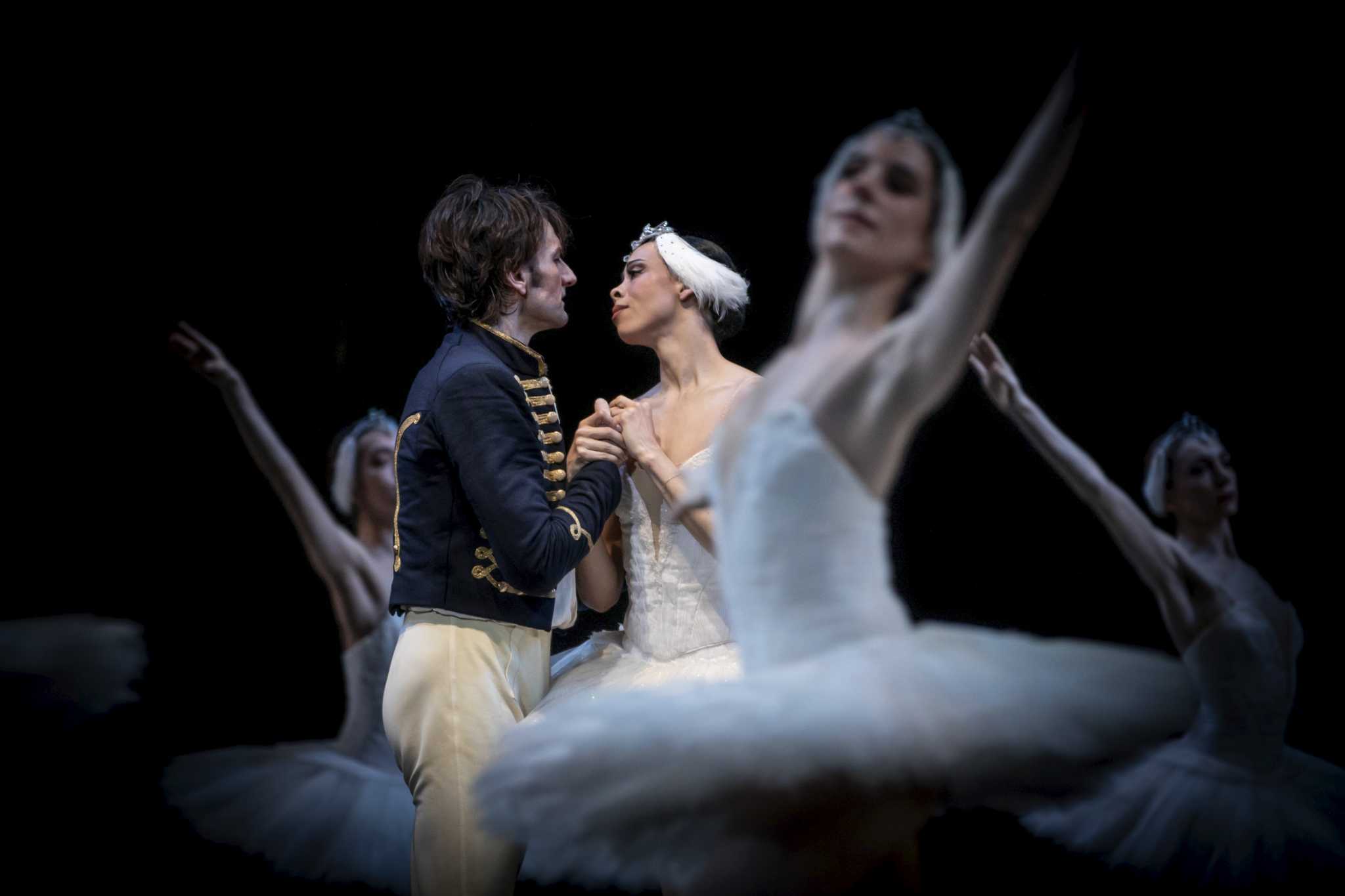 San Francisco Ballet’s Nikisha Fogo commands the stage as Swan Queen