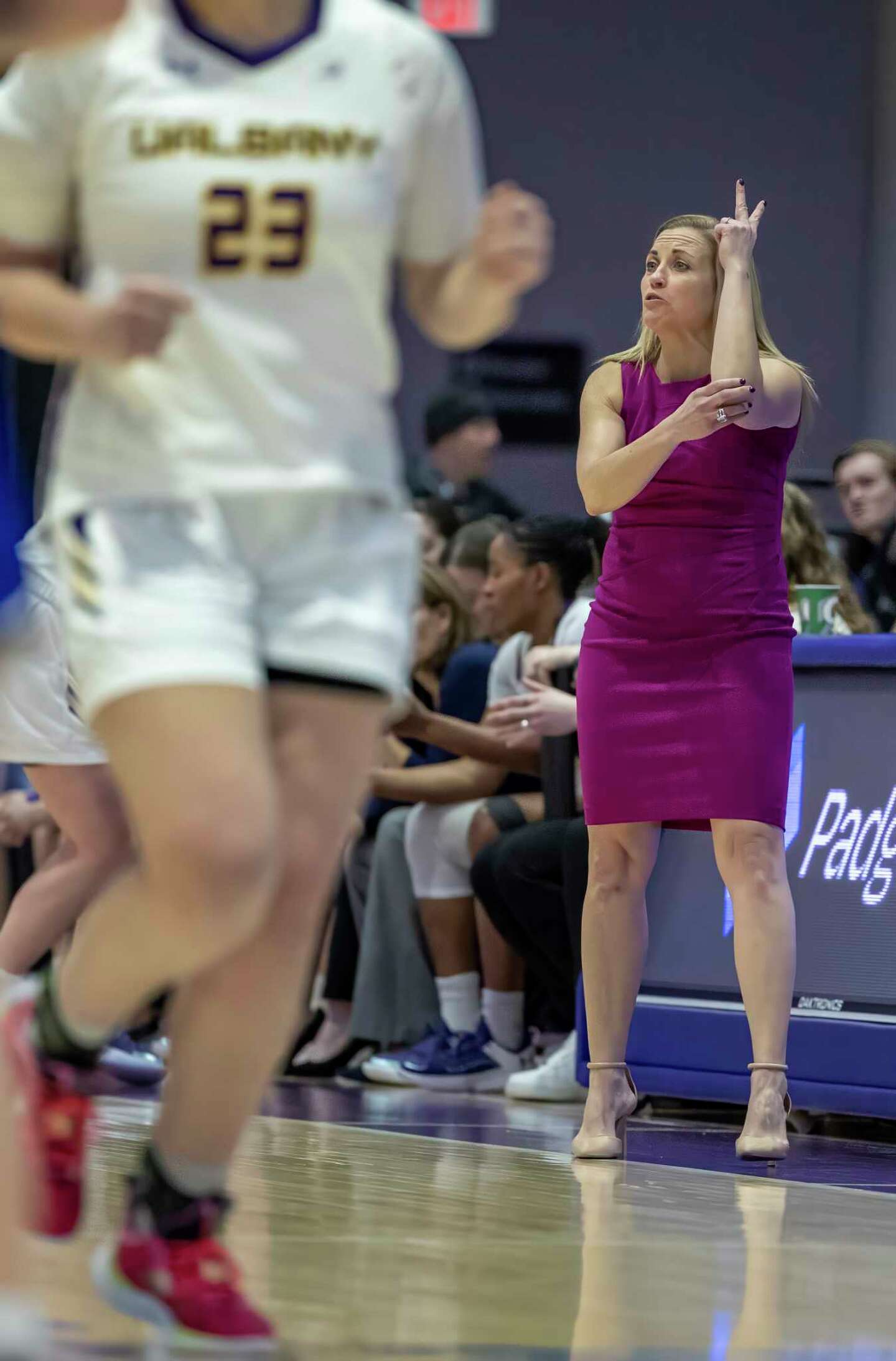 UAlbany women rebound with resounding win over UMass Lowell
