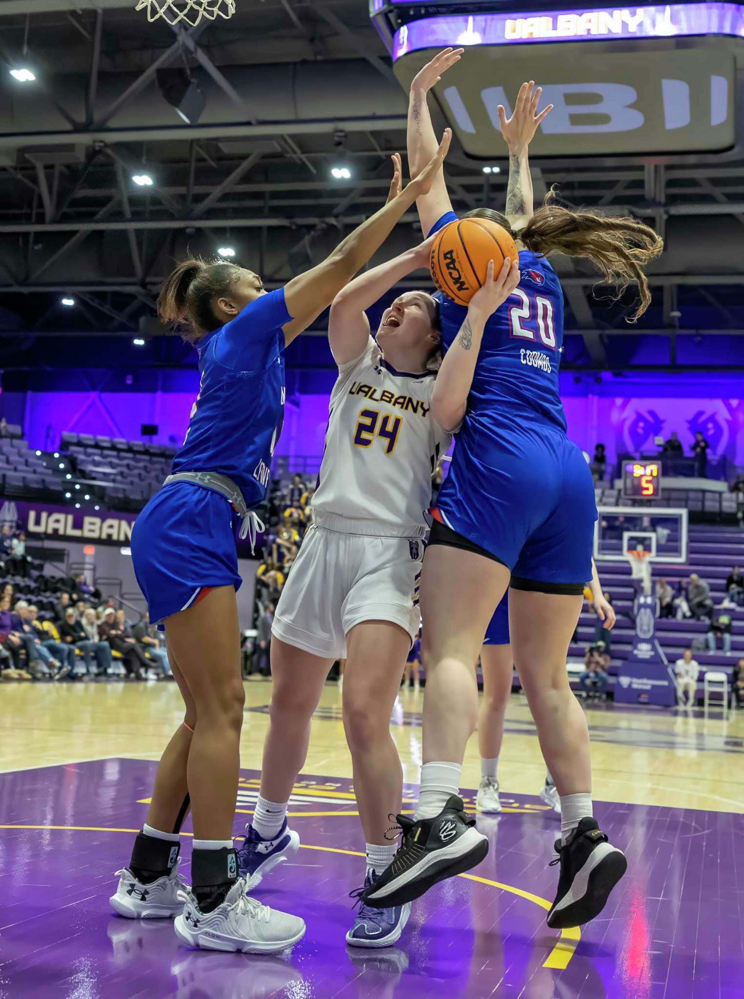 UAlbany women rebound with resounding win over UMass Lowell