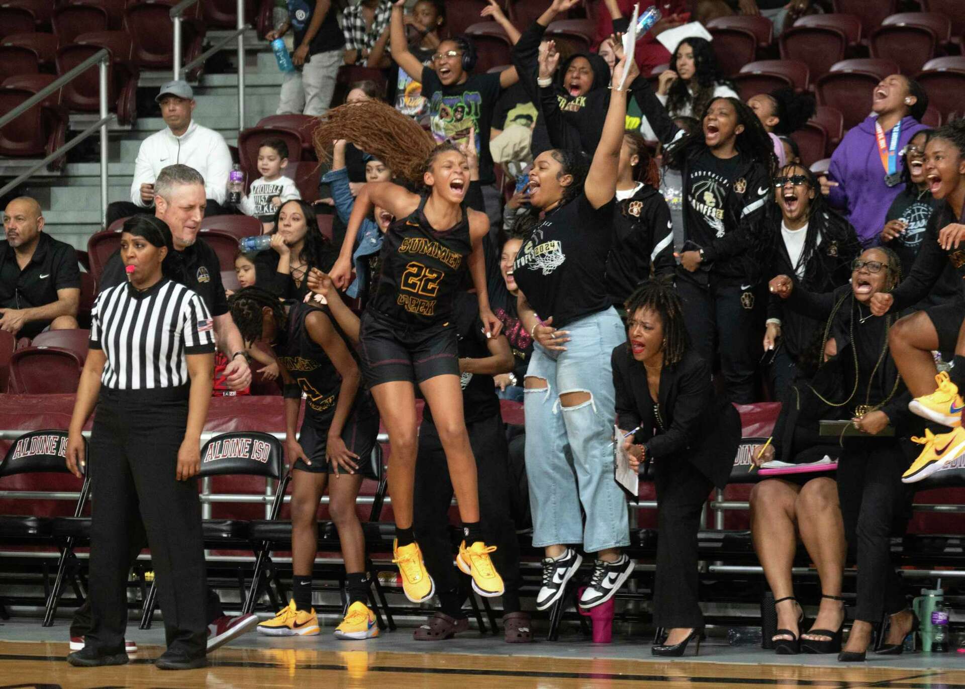 Girls basketball: Summer Creek Bulldogs top Hightower Hurricanes