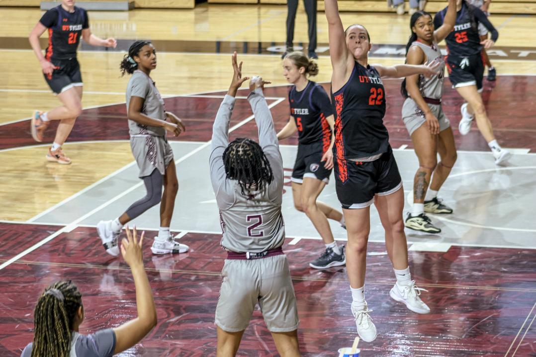 TAMIU claims 23rd win of season as it beats Midwestern State