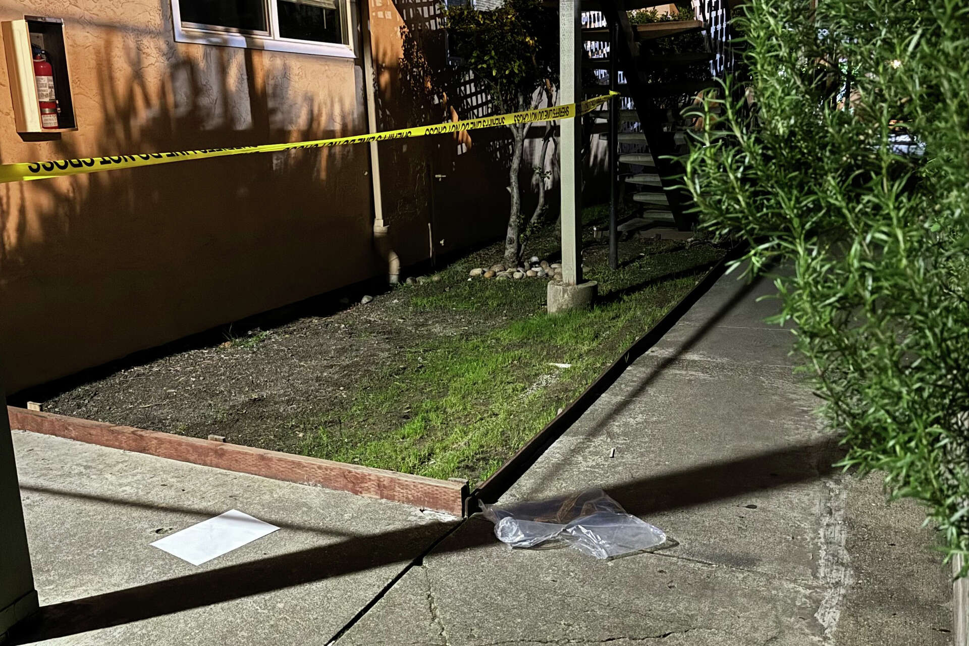 East Bay shooting leaves 2 dead, 1 hurt after ‘family disturbance'
