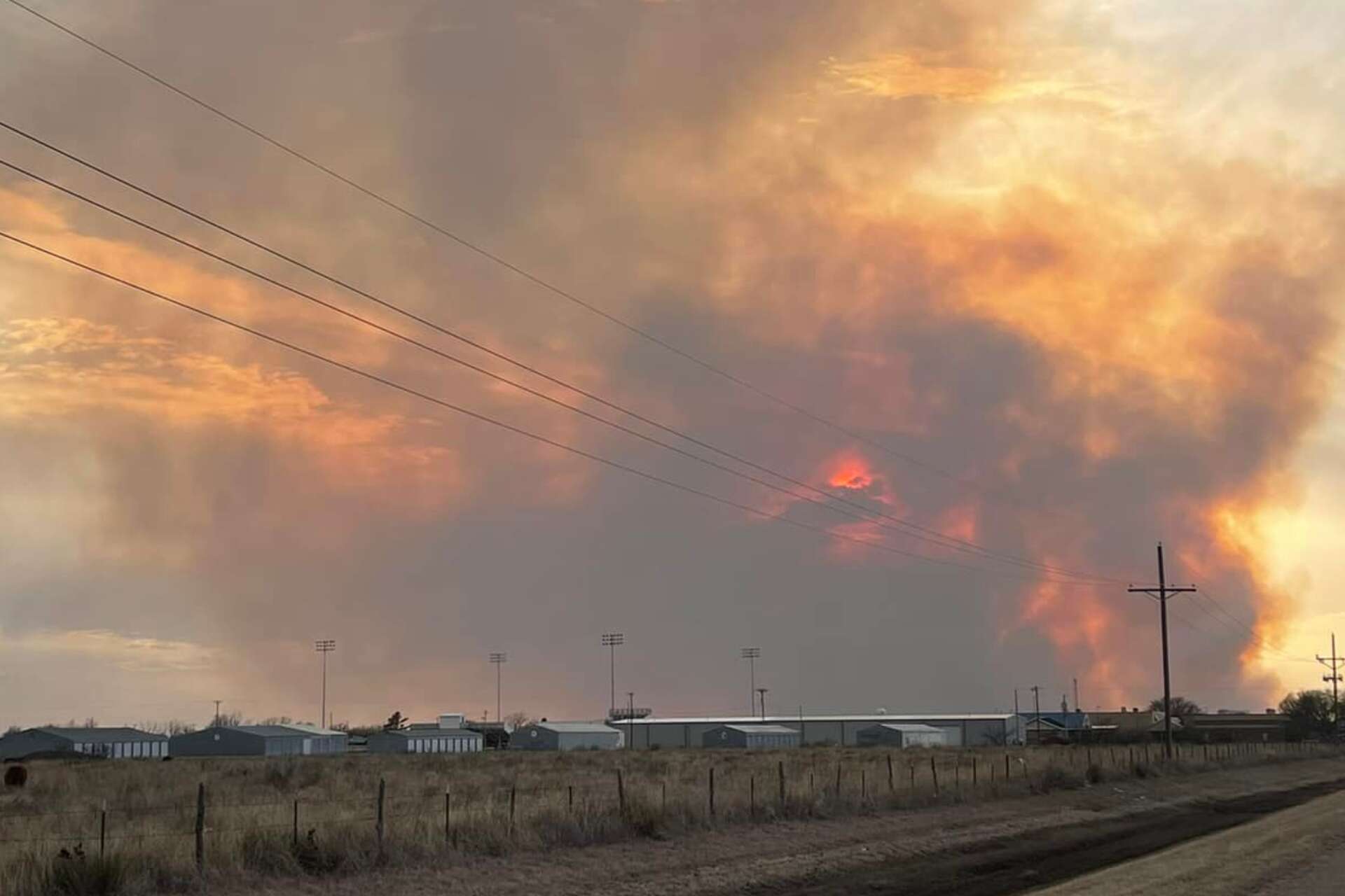 Entire Texas county evacuated amid massive Texas fires