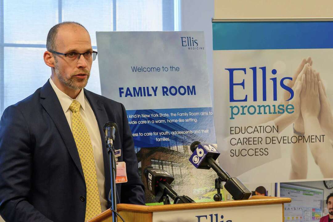 Ellis Medicine's Family Room offers mental health care for ages 10-17
