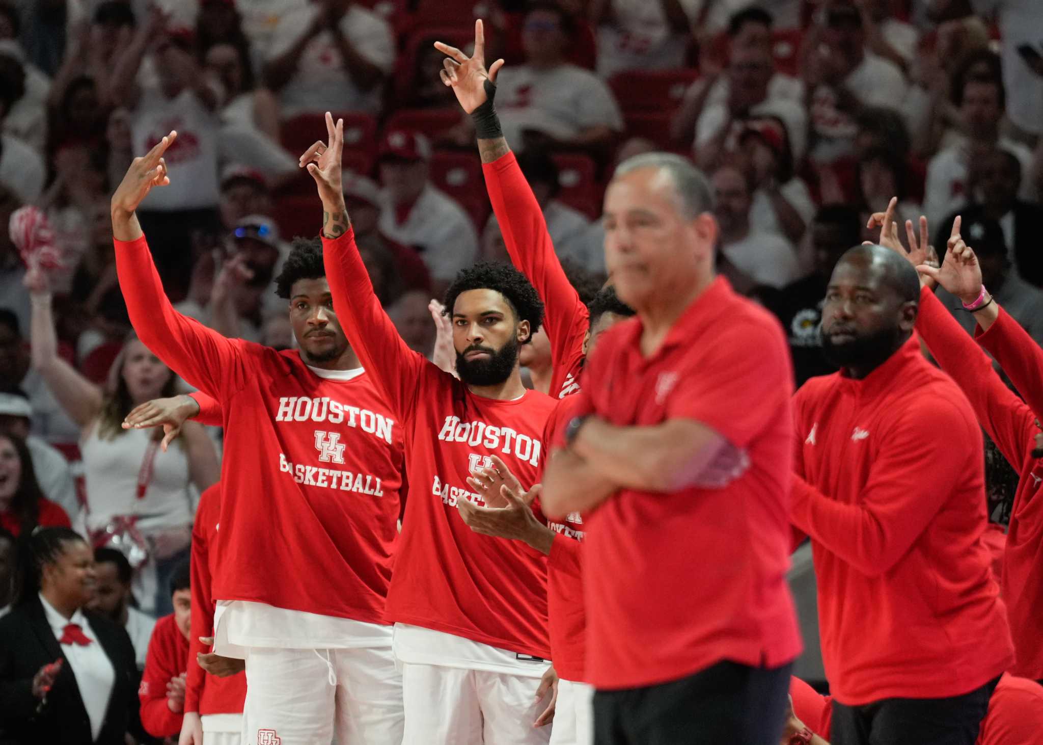 UH basketball: As Big 12 challengers dwindle, Cougars roll on