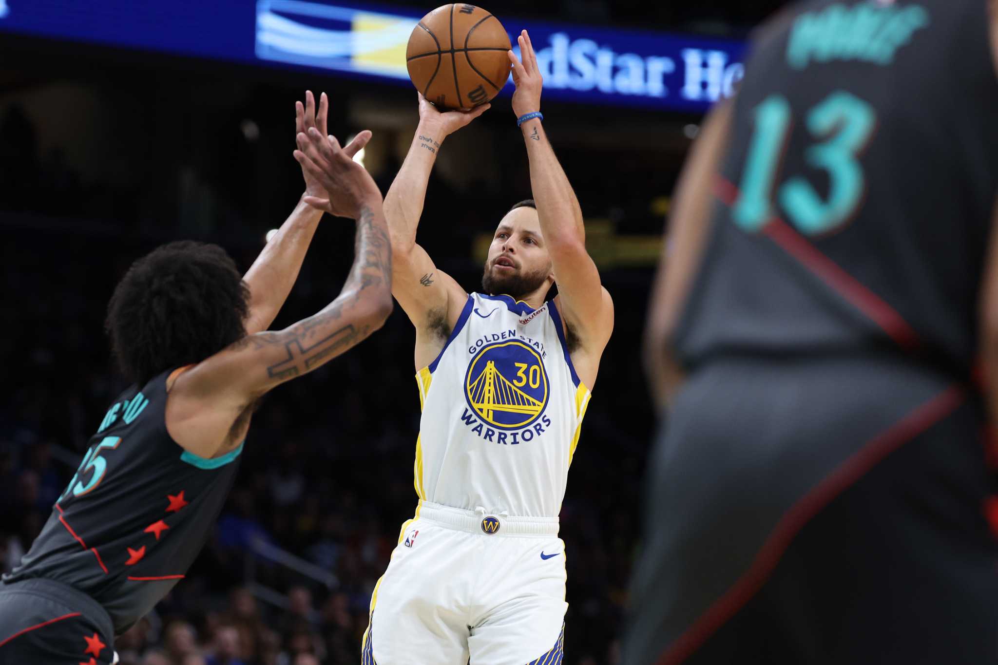 Warriors’ Steph Curry expected back from injury Saturday