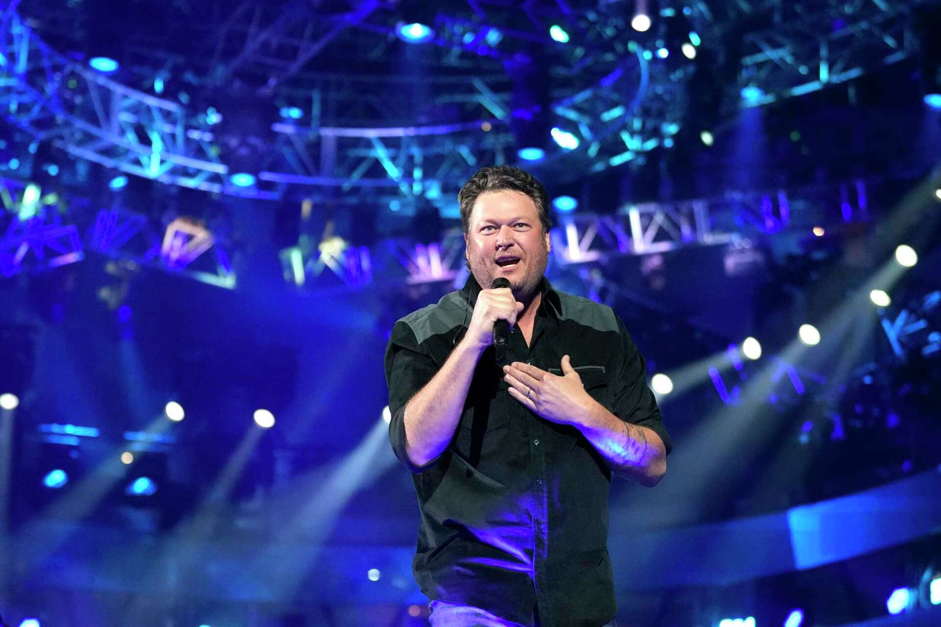 Houston Rodeo review: Blake Shelton kicks it off with Gwen Stefani