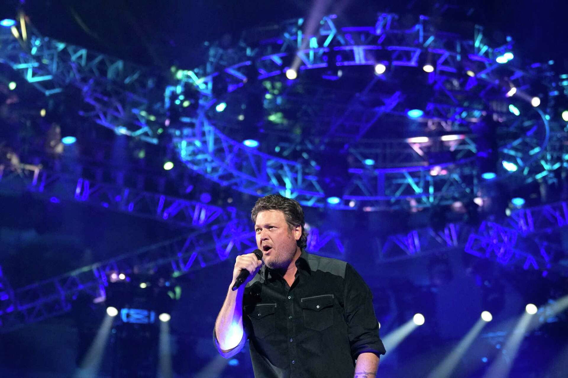 Houston Rodeo review: Blake Shelton kicks it off with Gwen Stefani