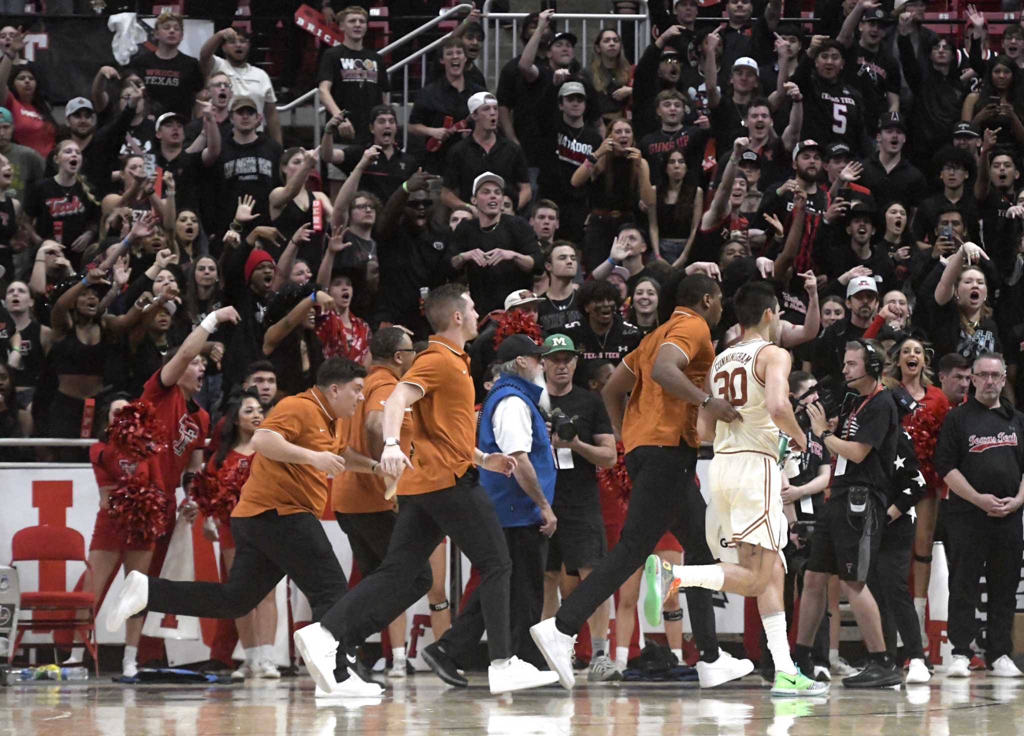 Texas Tech fans throw trash on court in Longhorns' win in Lubbock