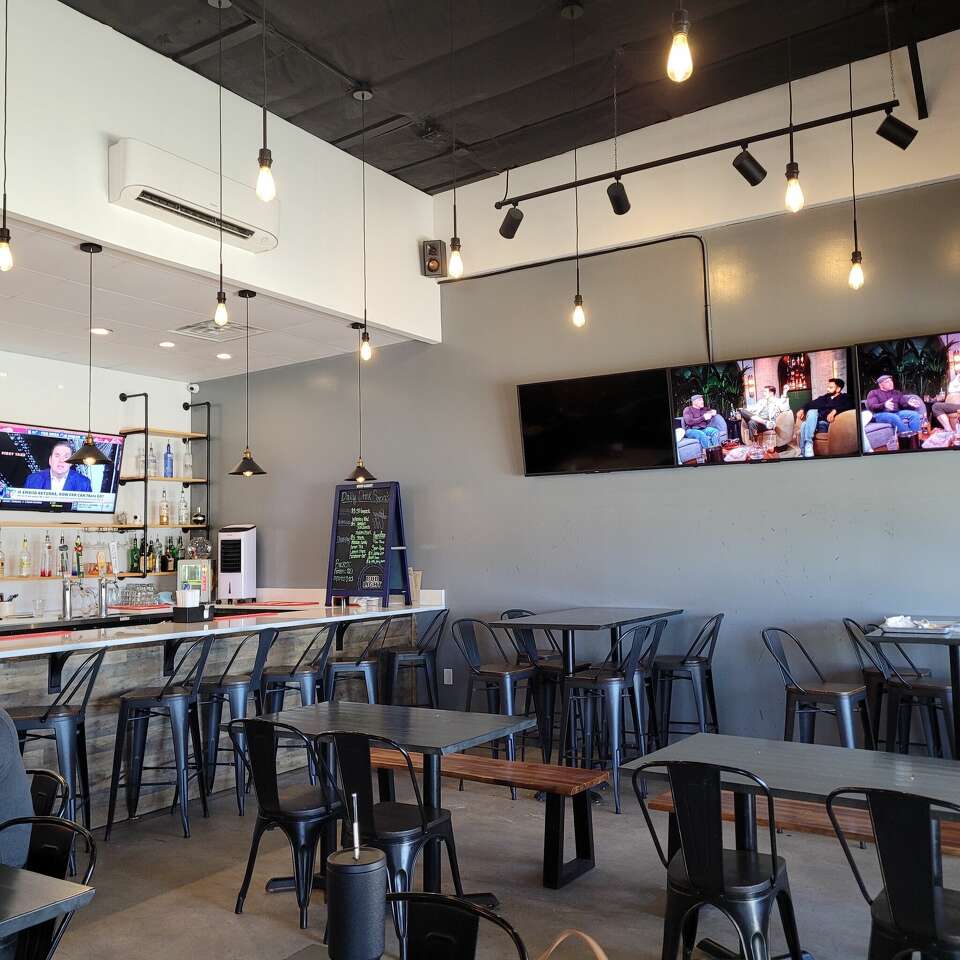 Discover the Taste of Innovation at Fat Birds Wing Bar in Midland, TX