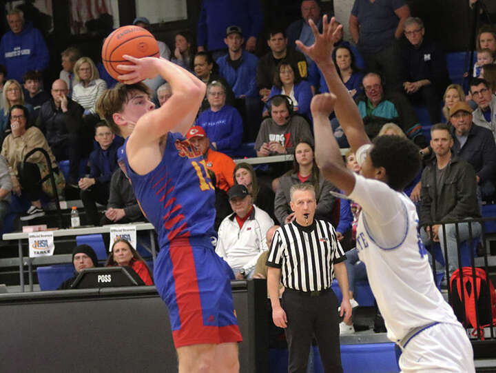 'Program kids' carry Roxana basketball to 20-win season