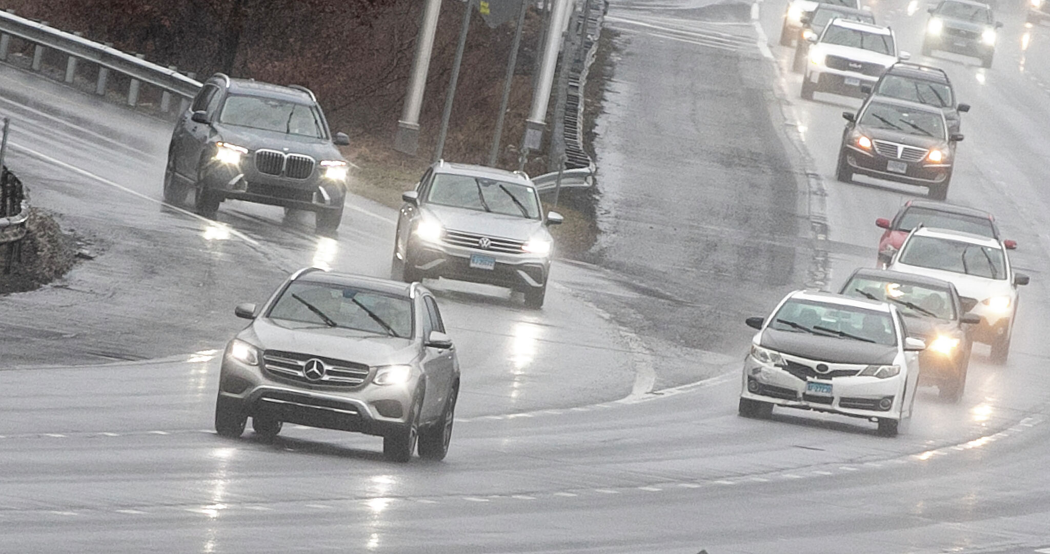 High winds in CT cause thousands of power outages, frigid conditions