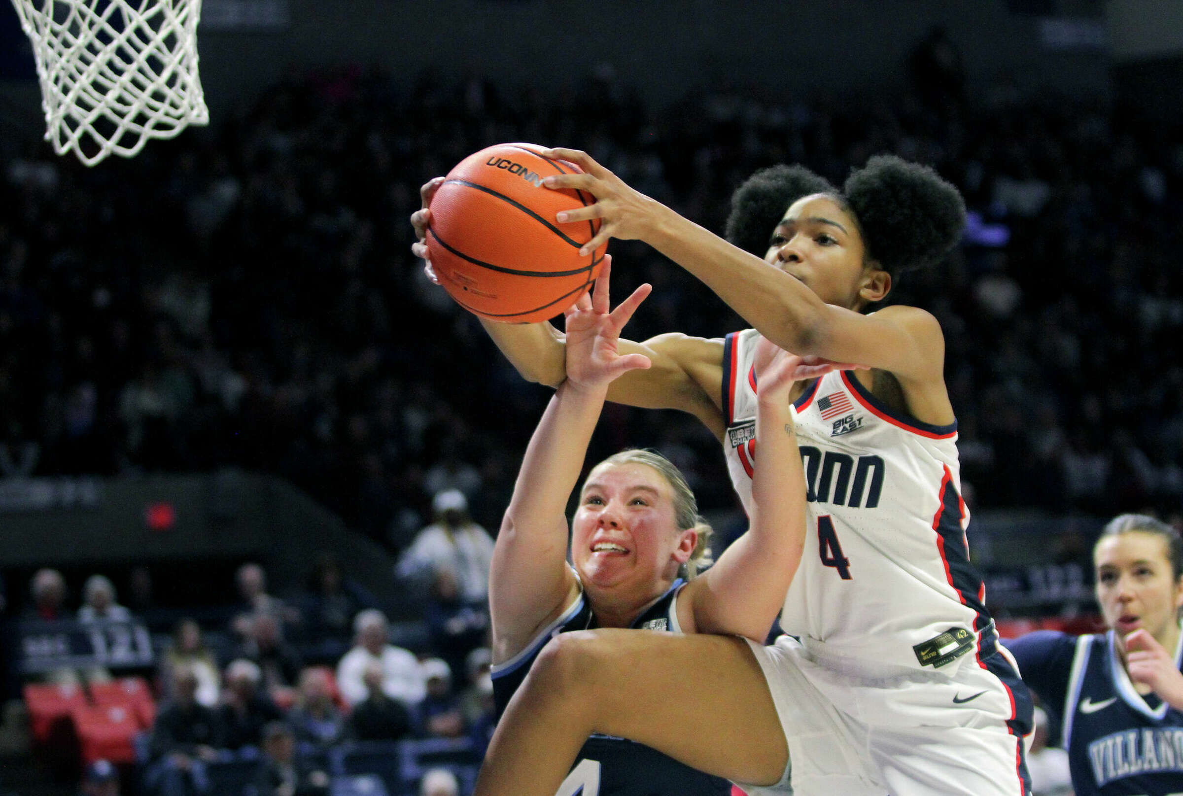 Freshman Qadence Samuels brings confidence to UConn women's basketball