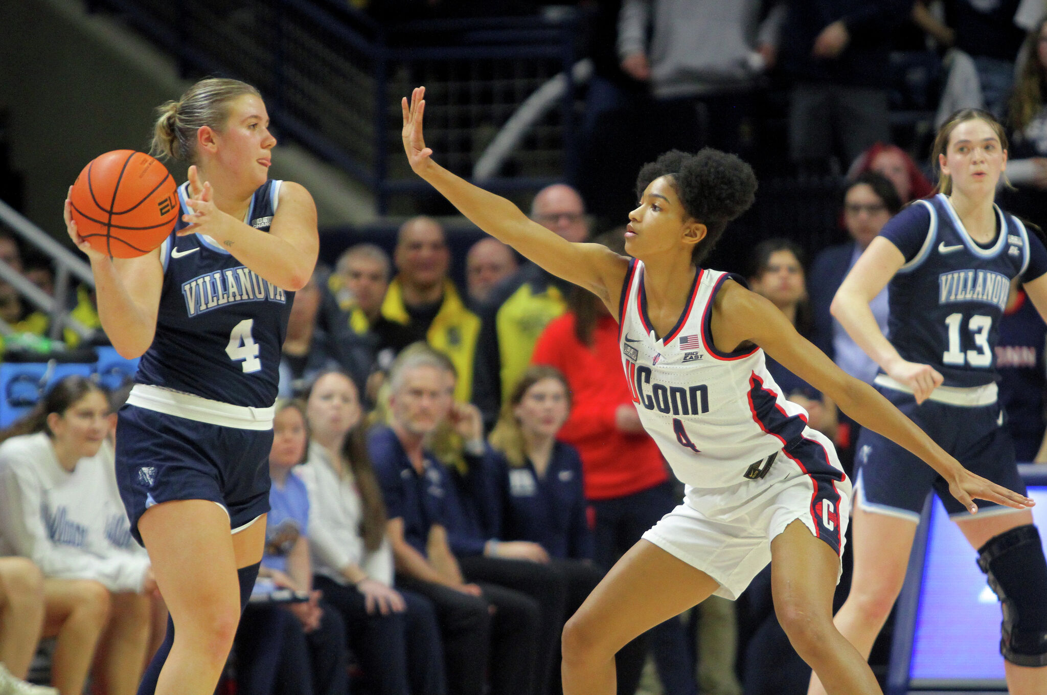 UConn women's basketball team up to No. 9 in latest AP Top 25 Poll