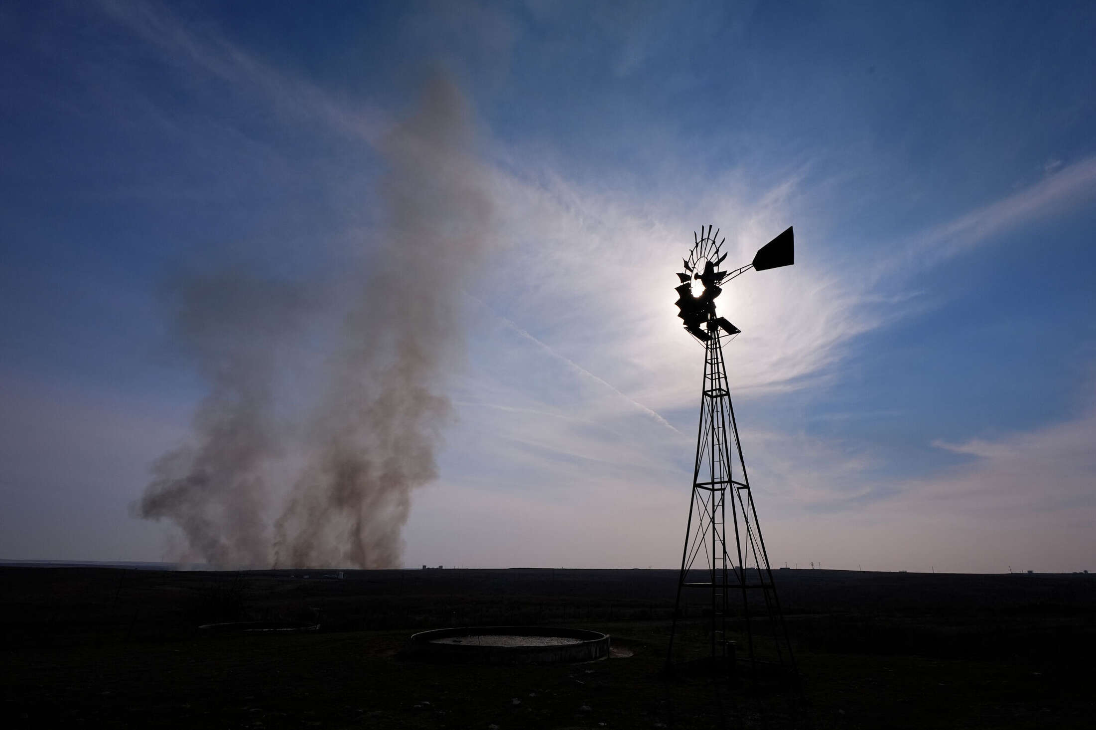 Texas Panhandle wildfire grows to million acres, state's largest ever