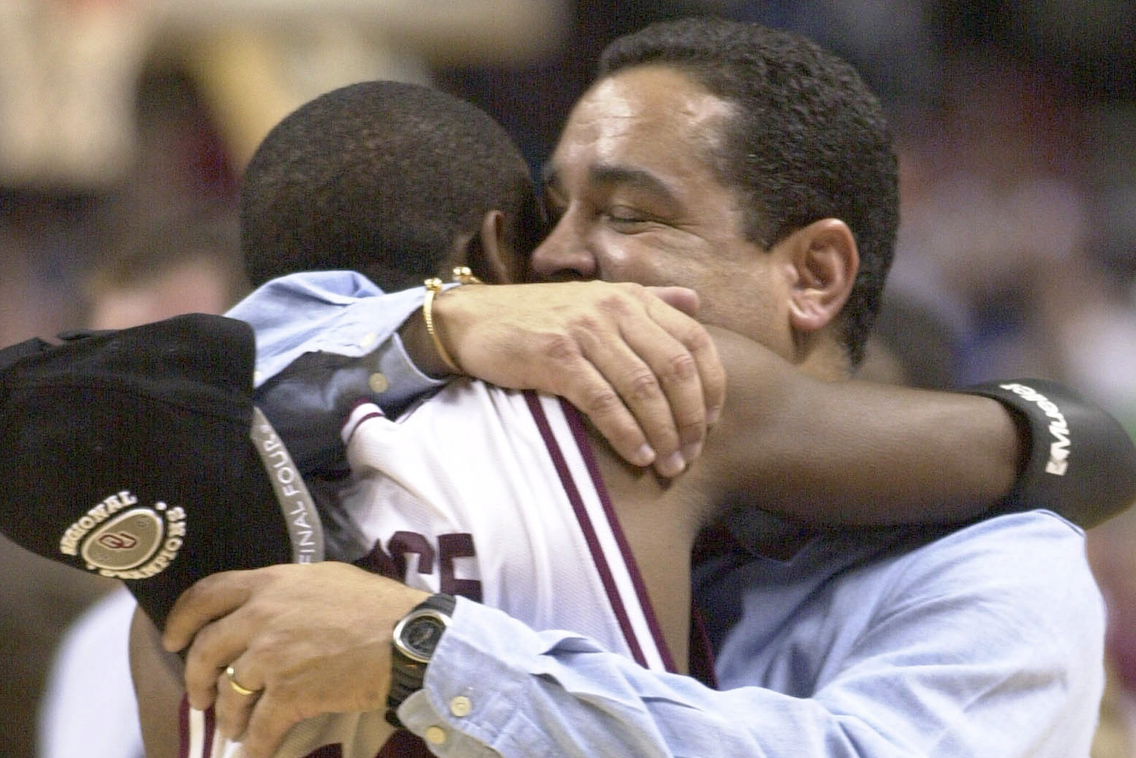 Houston's Kelvin Sampson gets emotional ahead of OU matchup