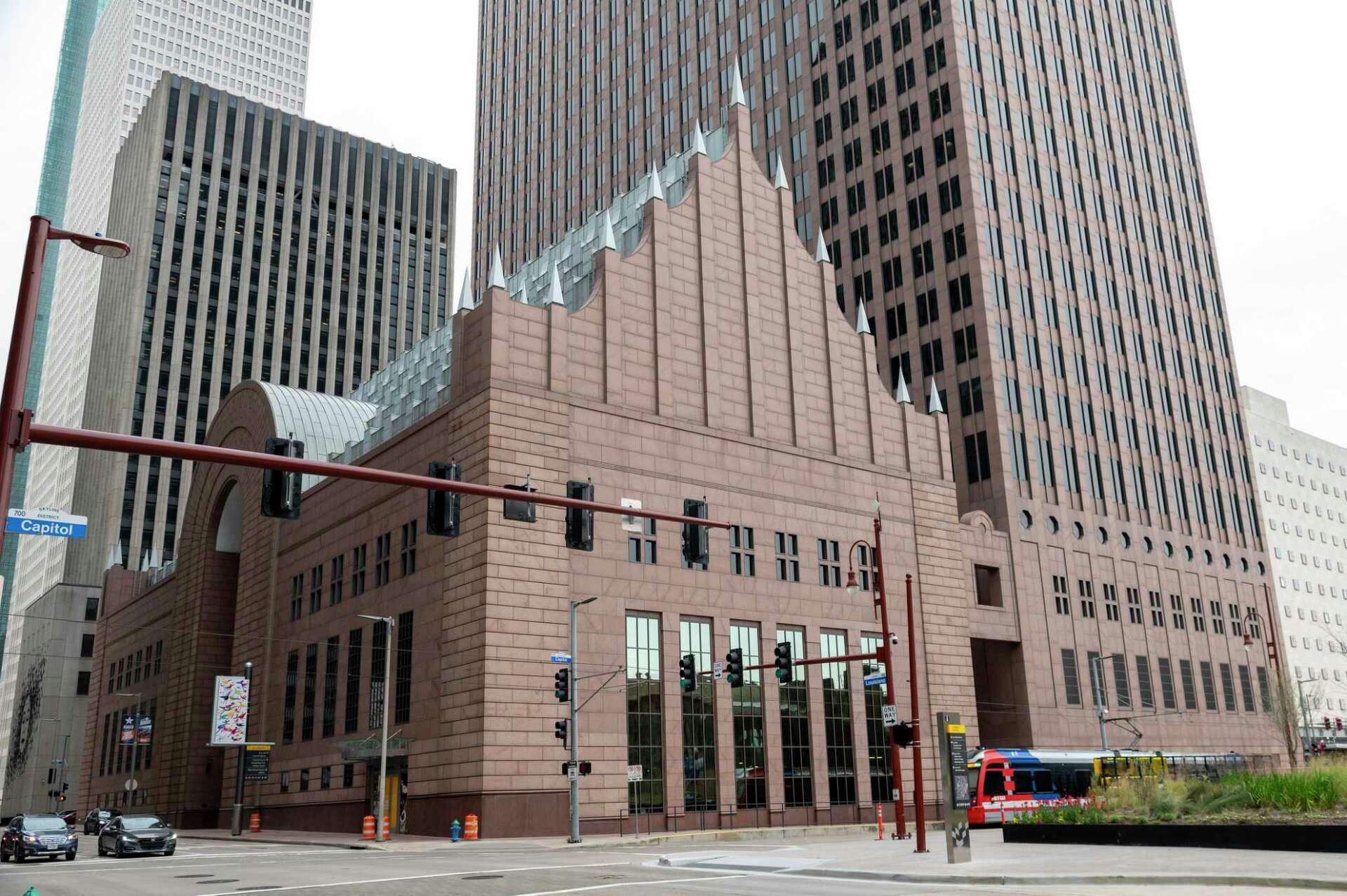 TC Energy Center owners reach 252M loan deal for Houston tower