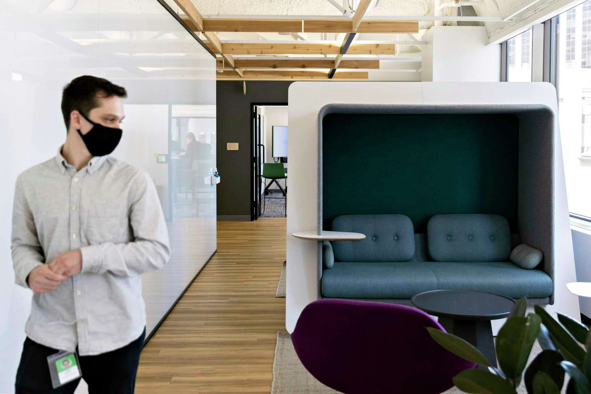 S.F. tech company closing office that once boasted a speakeasy