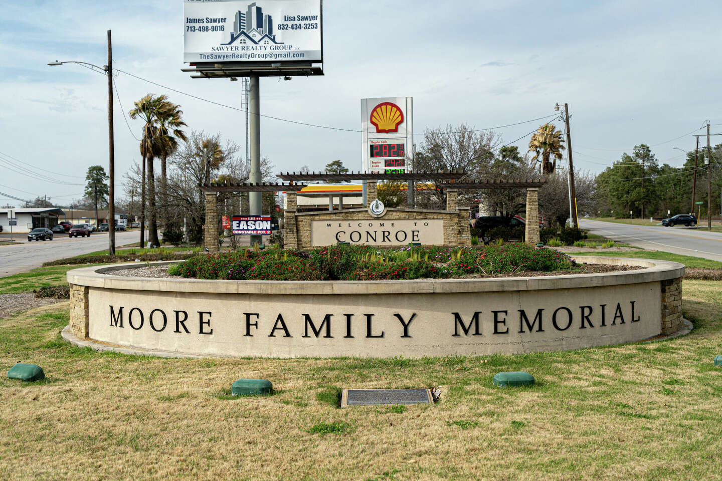 Faith Walston, Froncell Reece, Moores memorialized on Conroe entrances