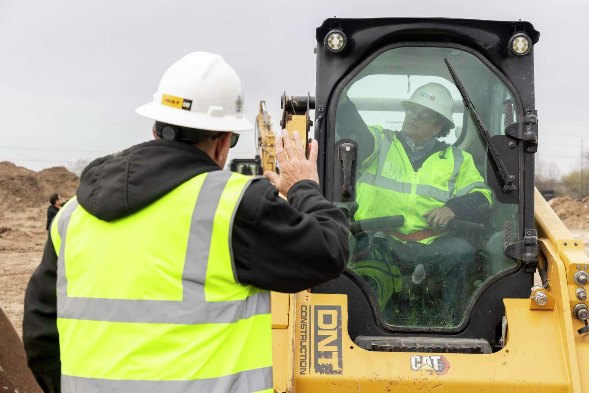 CPS Energy, Holt CAT send women to Caterpillar construction contest