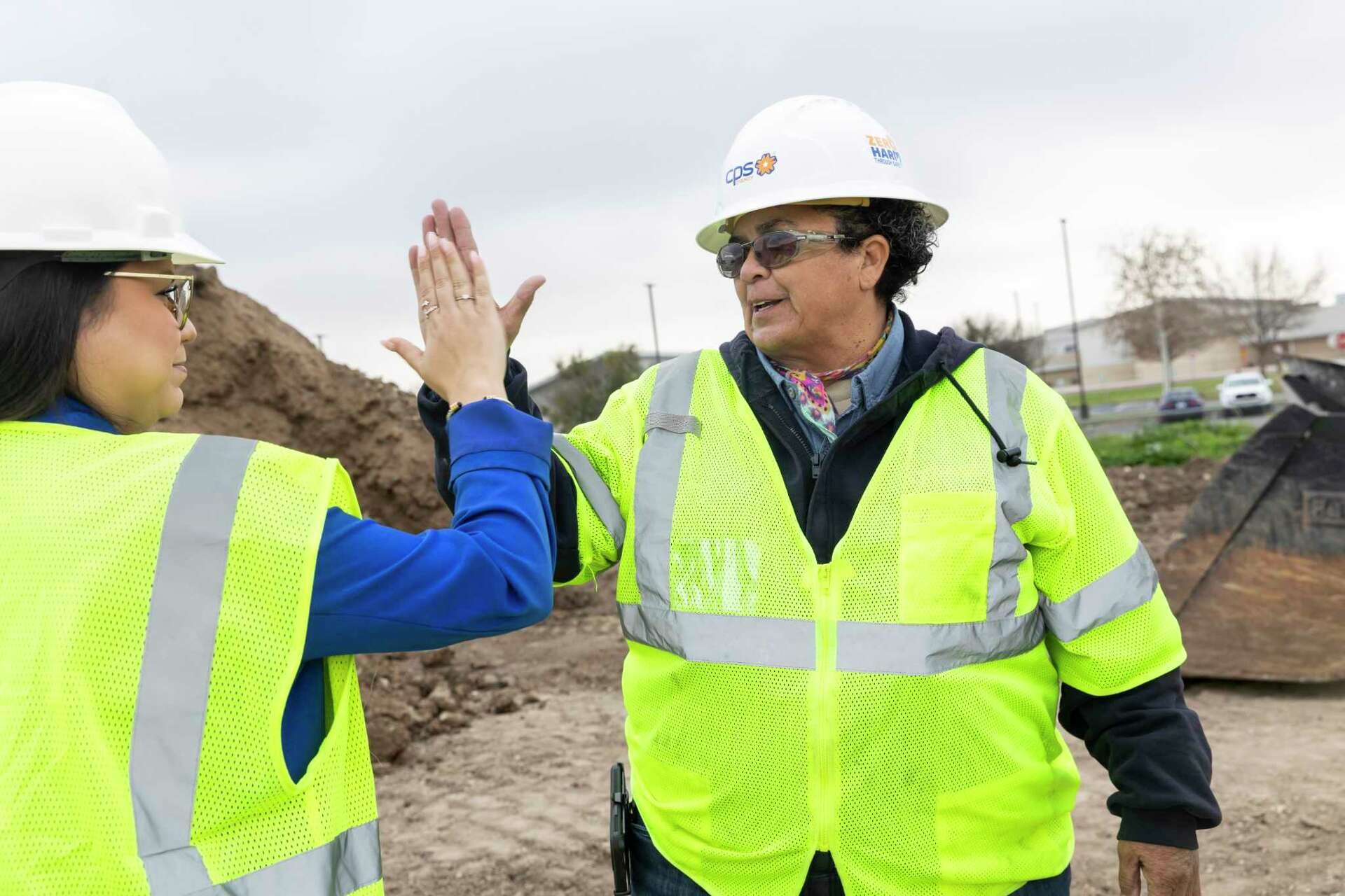 CPS Energy, Holt CAT send women to Caterpillar construction contest