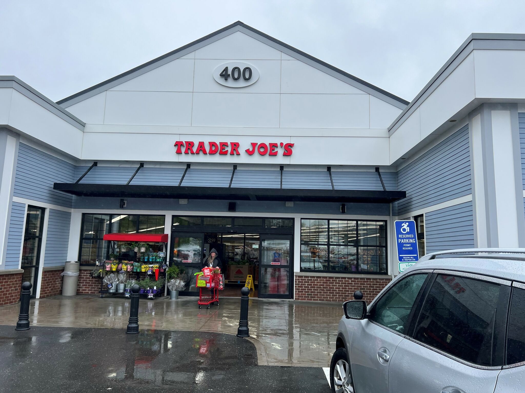 Why CT retail rivals locate so near to each other, often within a mile