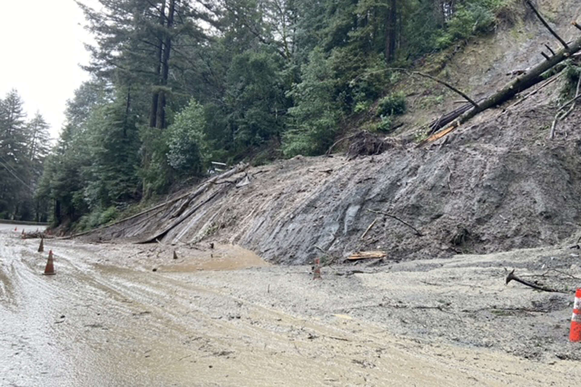 Mudslide forces emergency closure on Bay Area highway