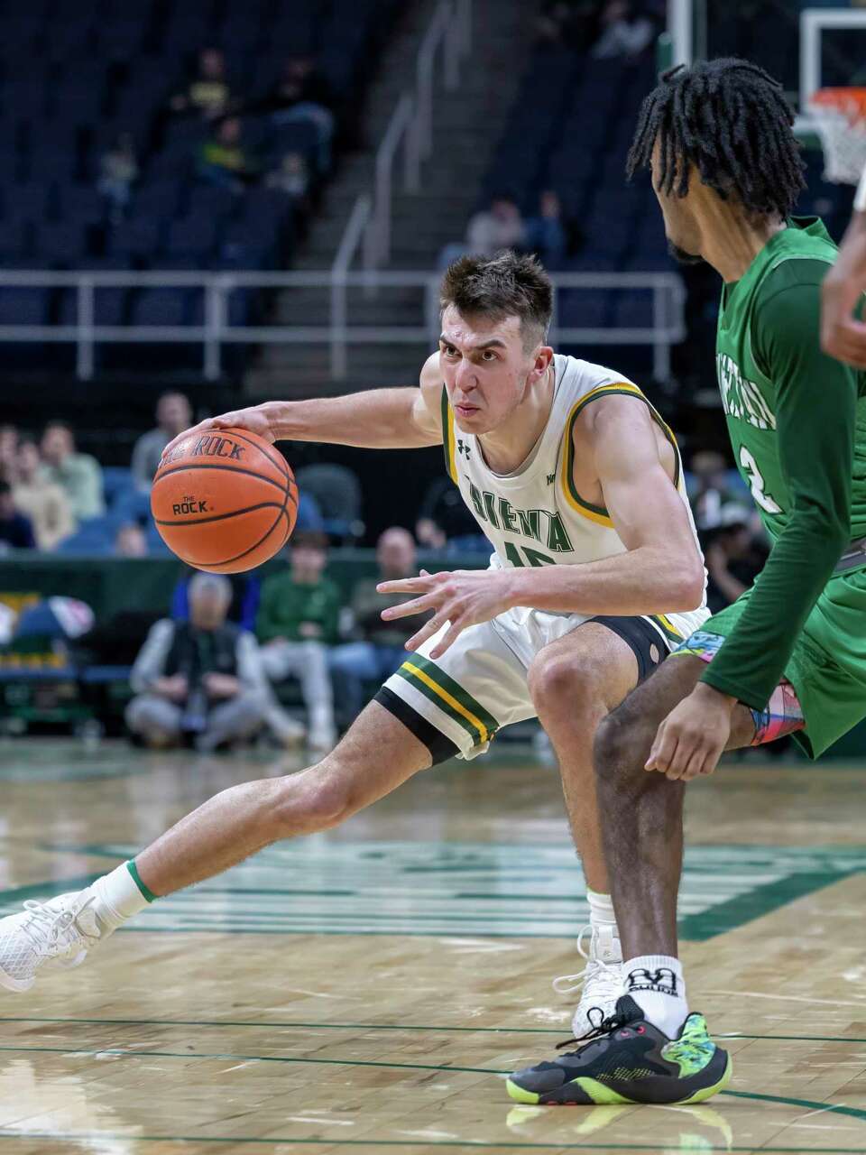 Former Siena, Shen guard Mason Courtney heading to Texas
