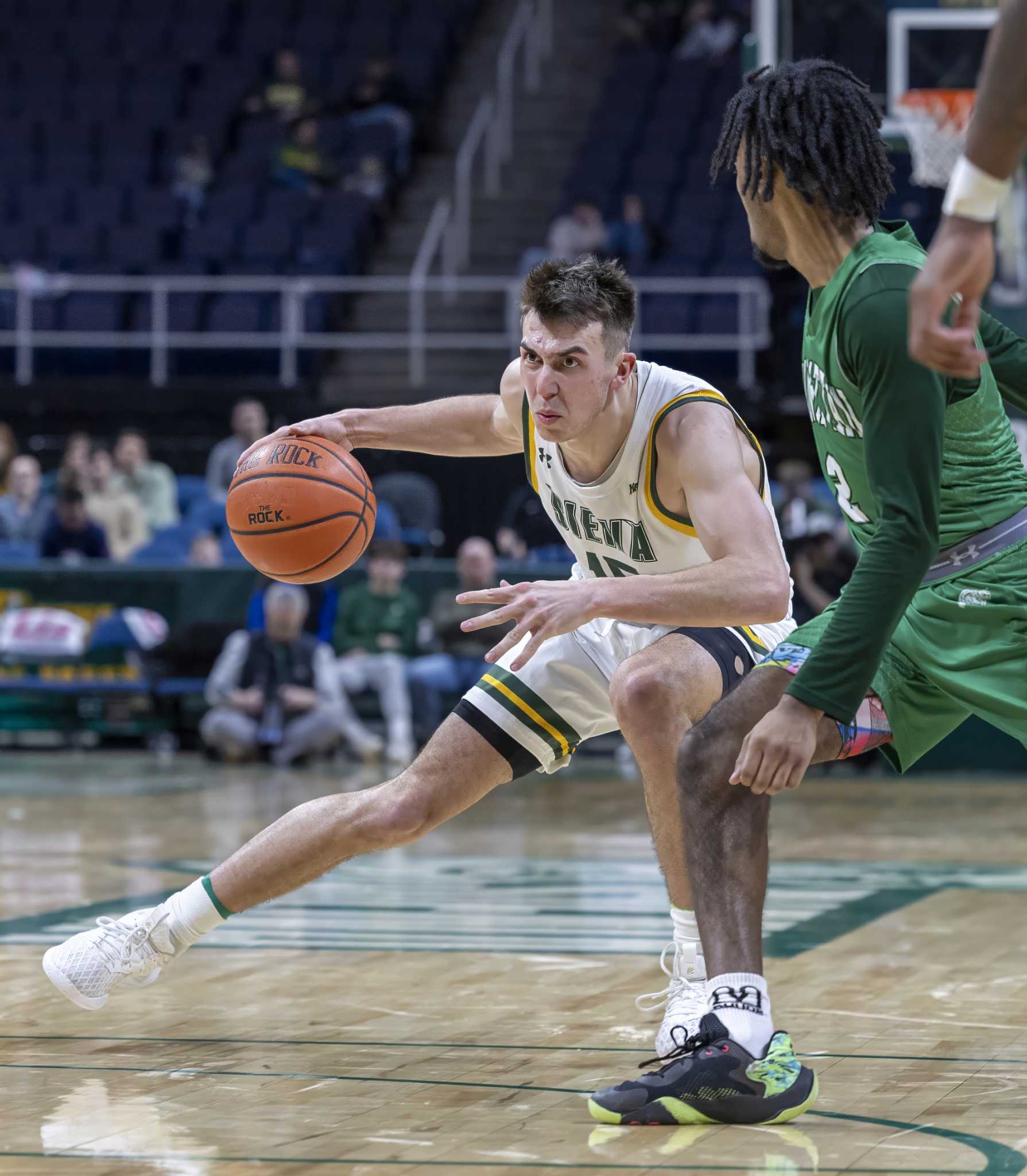 Former Siena, Shen guard Mason Courtney heading to Texas