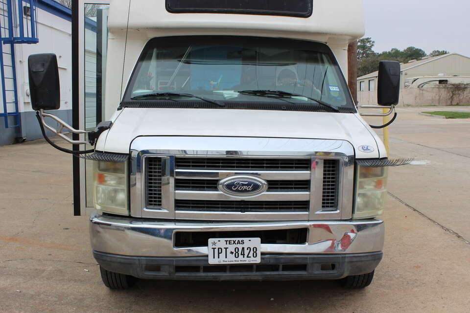 Houston mobile hair salon back on the road after trailer was damaged