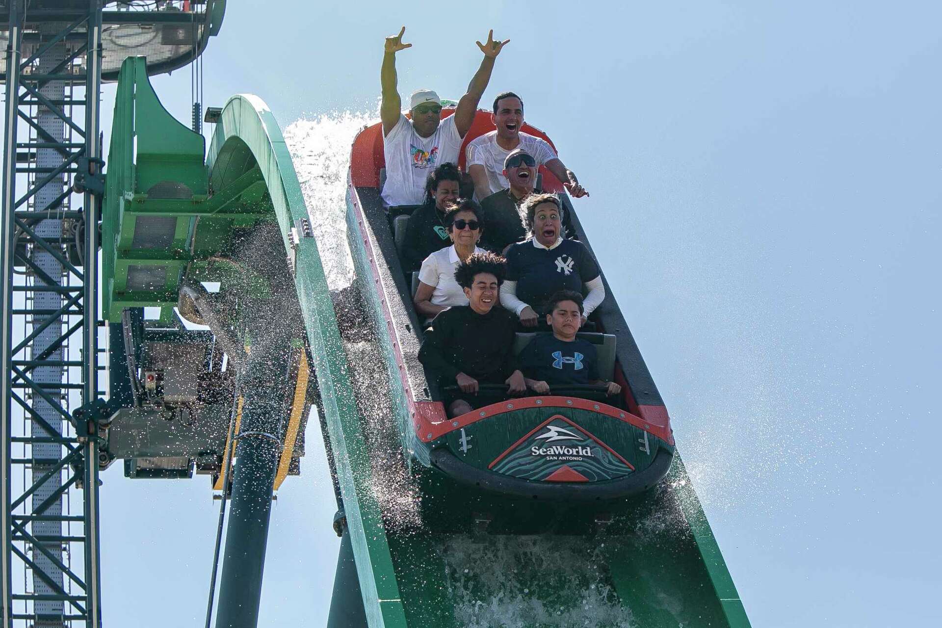 Free admission for active military at SeaWorld San Antonio