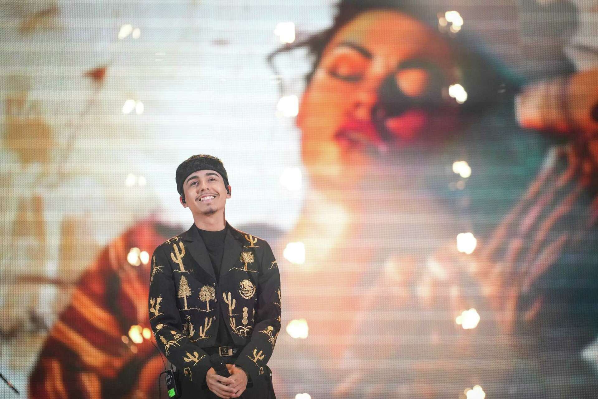 Houston Rodeo review: Ivan Cornejo makes 72K fans swoon at debut show