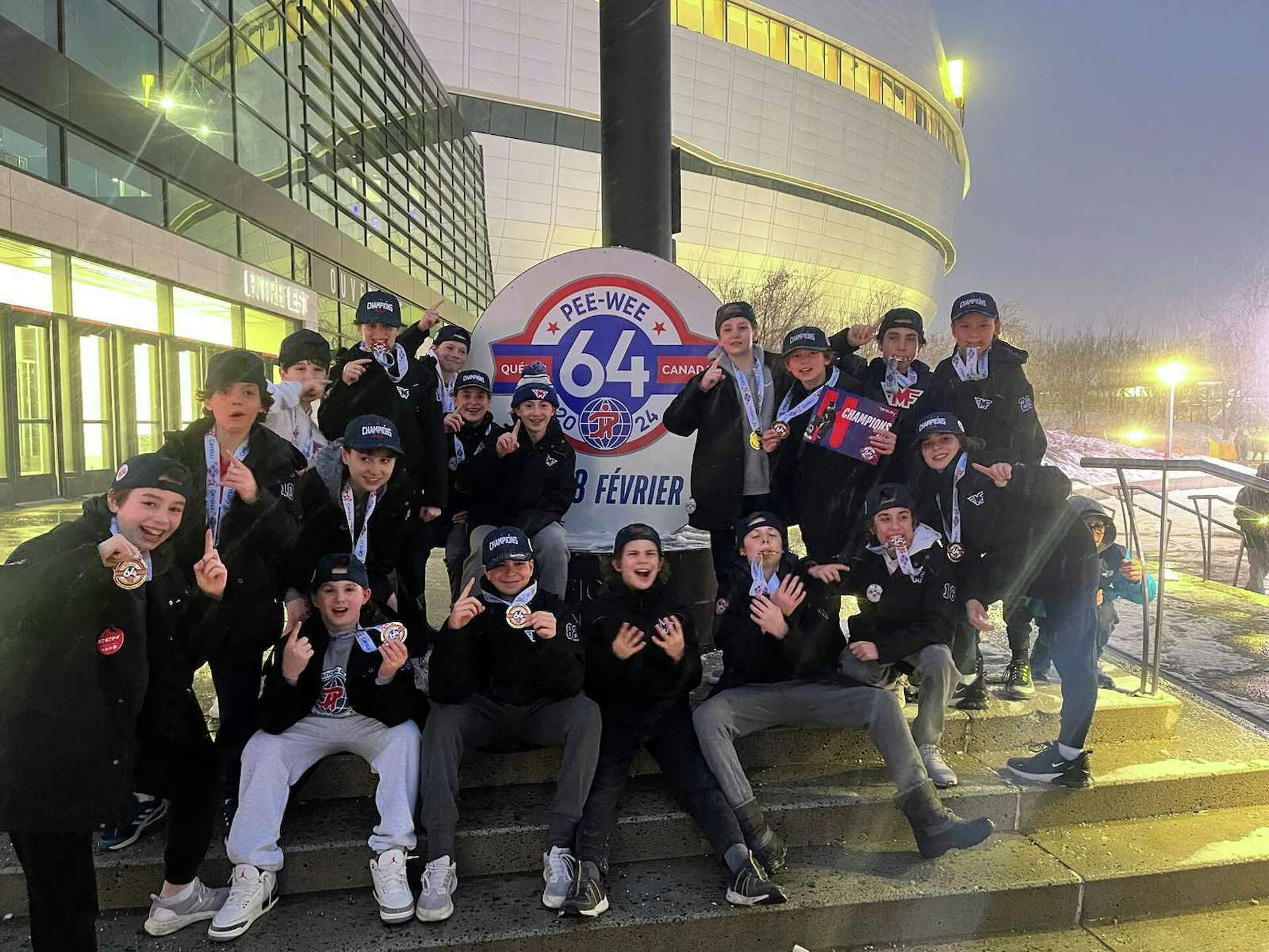 Mid-Fairfield wins Quebec Pee Wee Tournament for second time