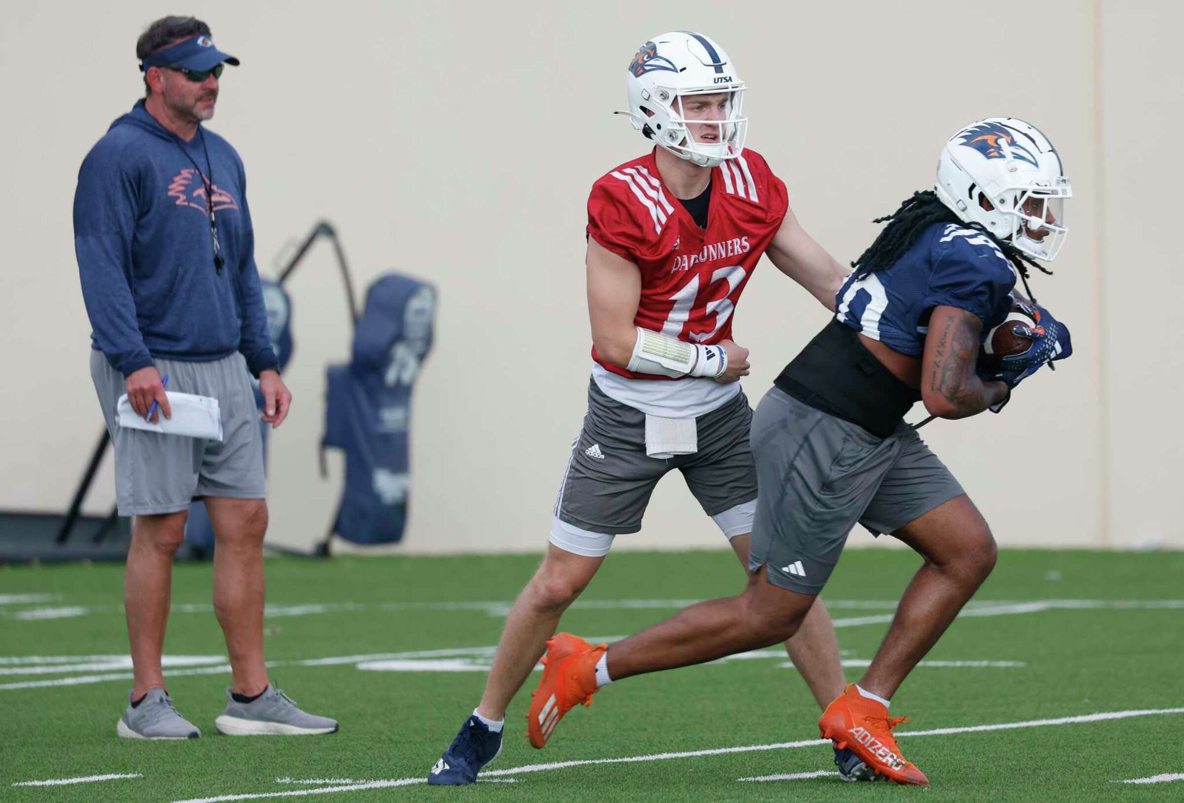 UTSA's Owen McCown, Eddie Lee Marburger battling for No. 1 QB job
