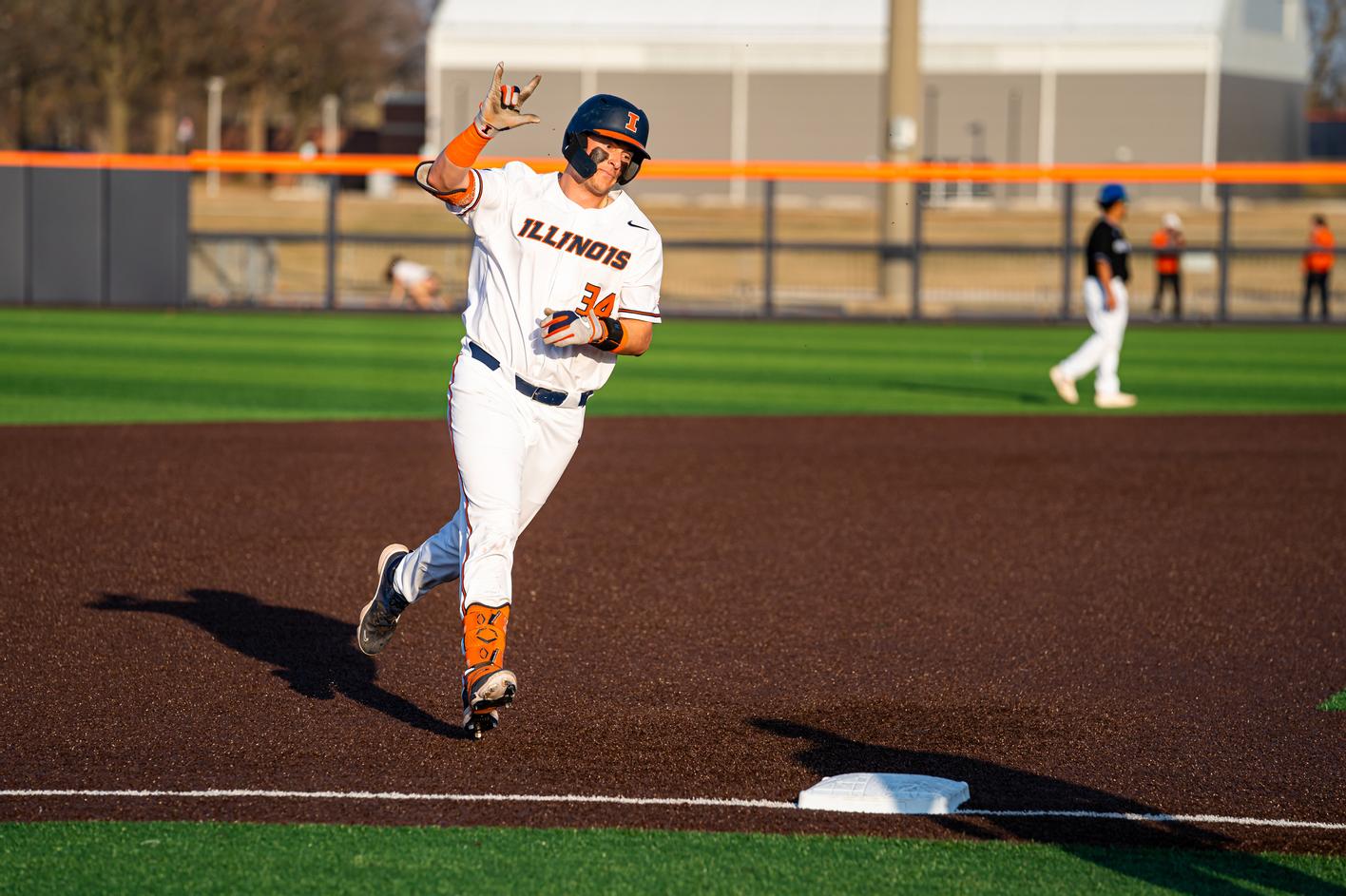 Westcott homers to help Illinois rout Missouri in Braggin' Rights