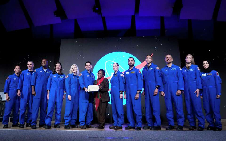 NASA graduates 12 new astronauts as spaceflight opportunities rise