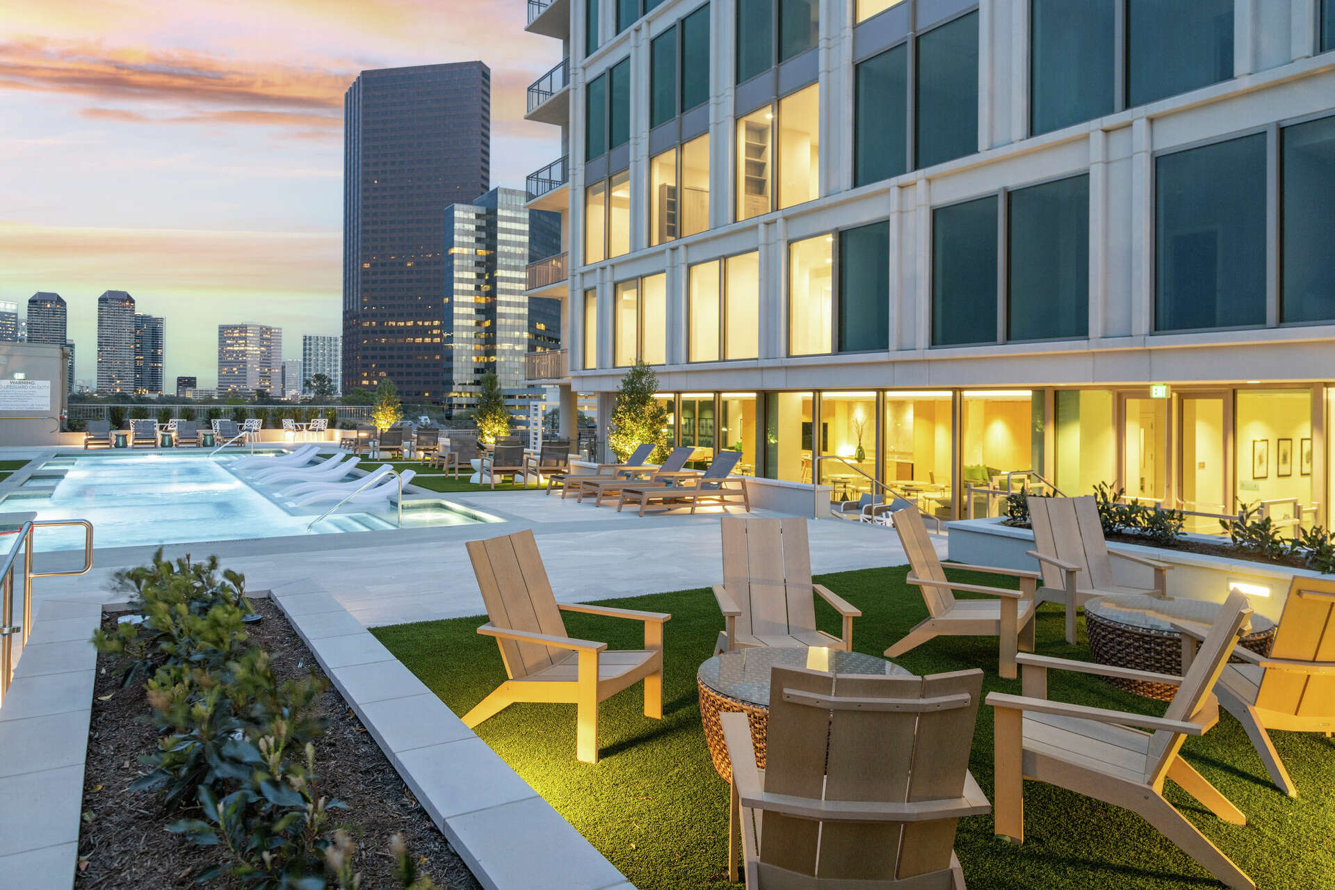Houston's Galleria-area gets new 17-story luxury condo tower