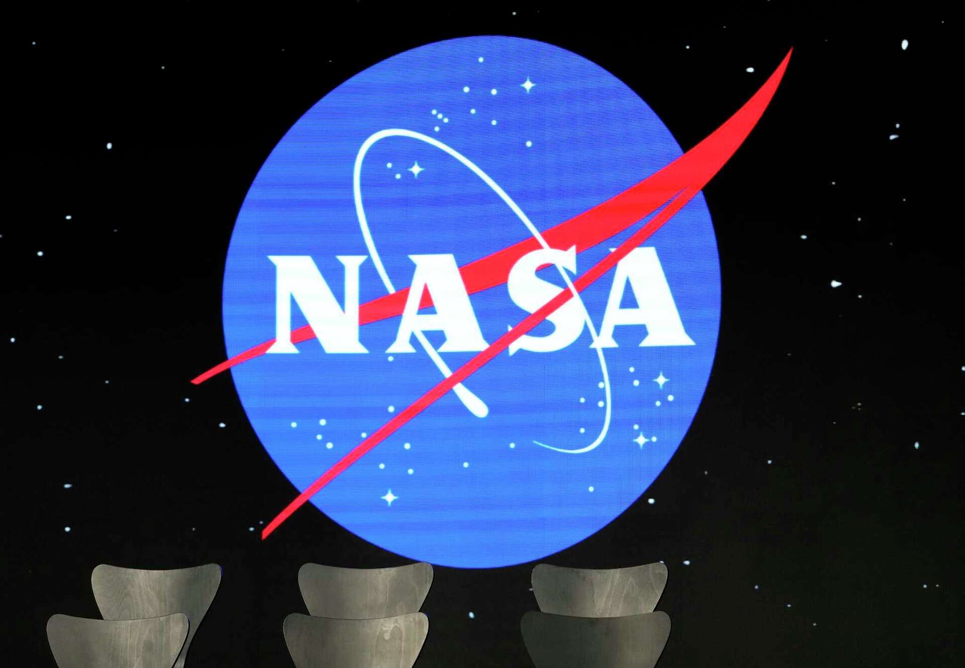 NASA furloughs 15,000 workers during government shutdown