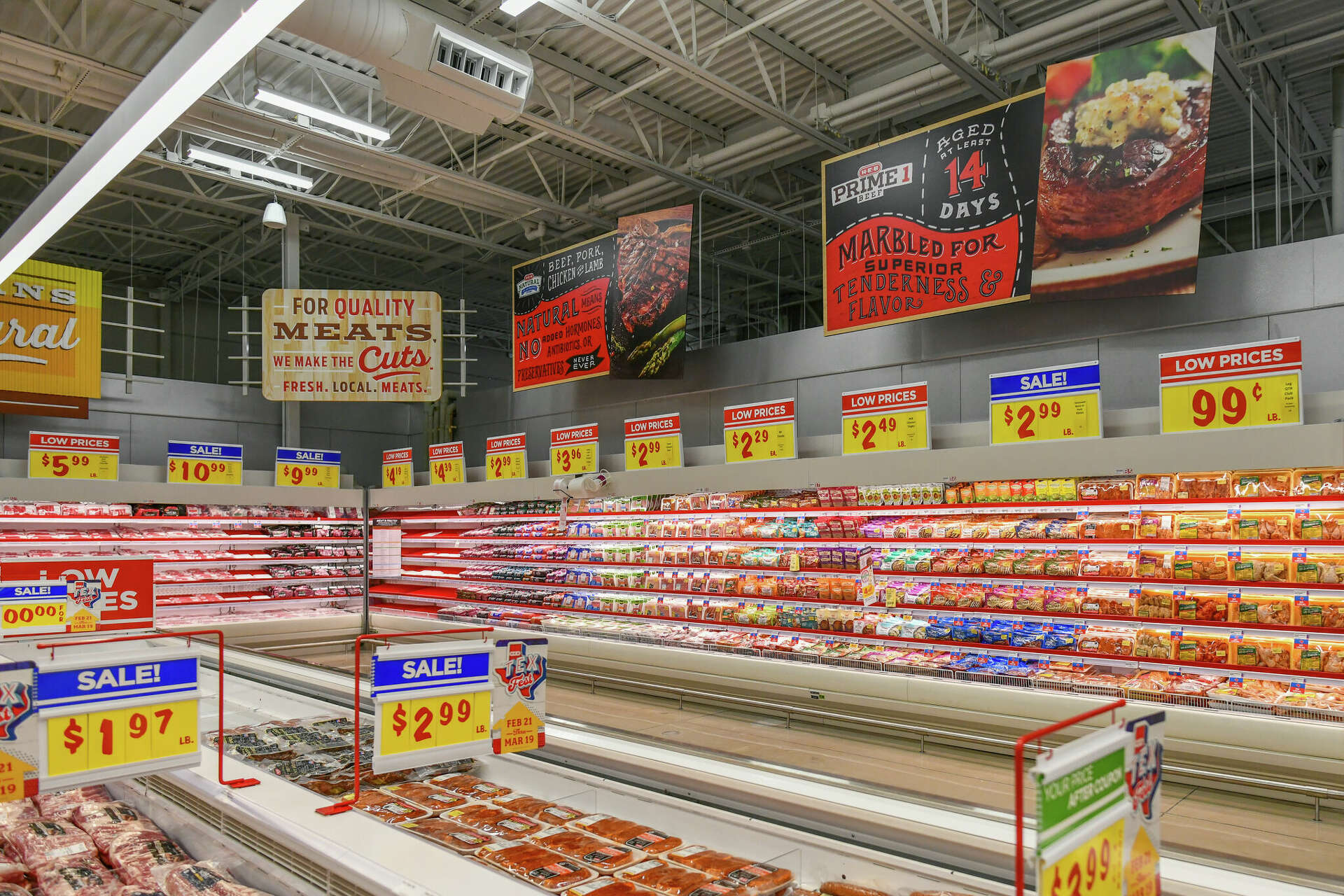 H-E-B opens swanky Texas Hill Country location