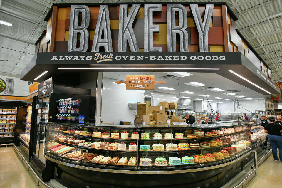 H-E-B opens swanky Texas Hill Country location