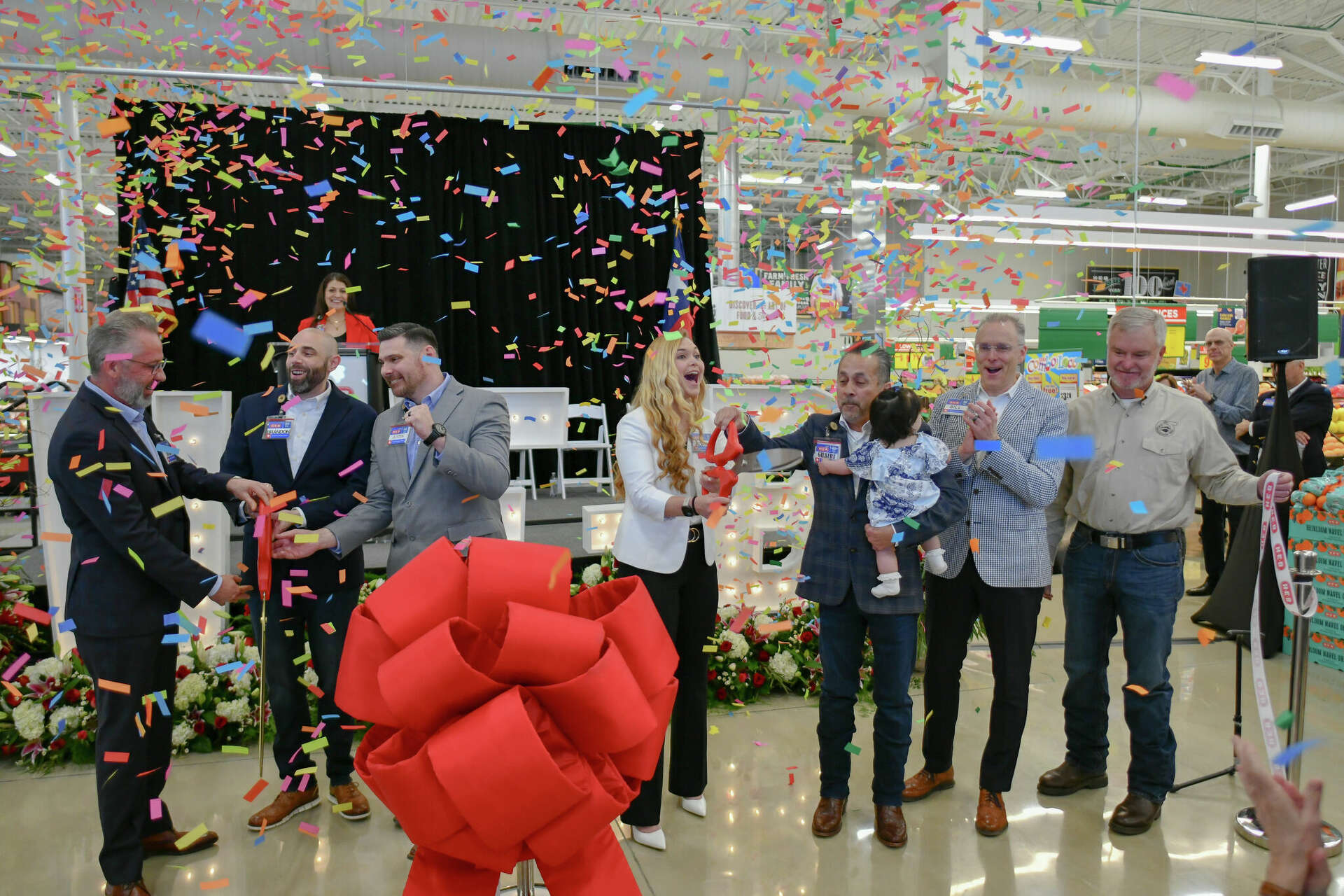 H-E-B opens swanky Texas Hill Country location