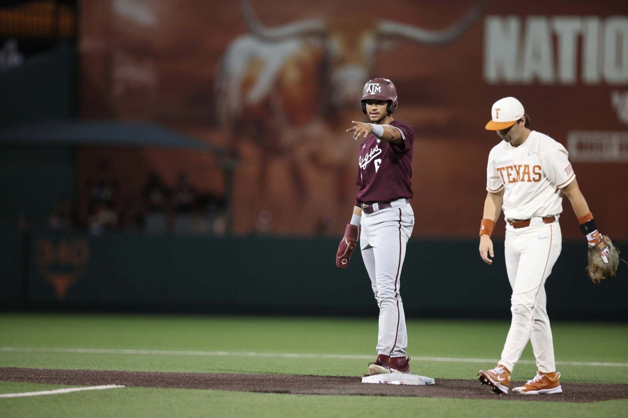 Texas A&M baseball: Aggies stay undefeated with win over Texas