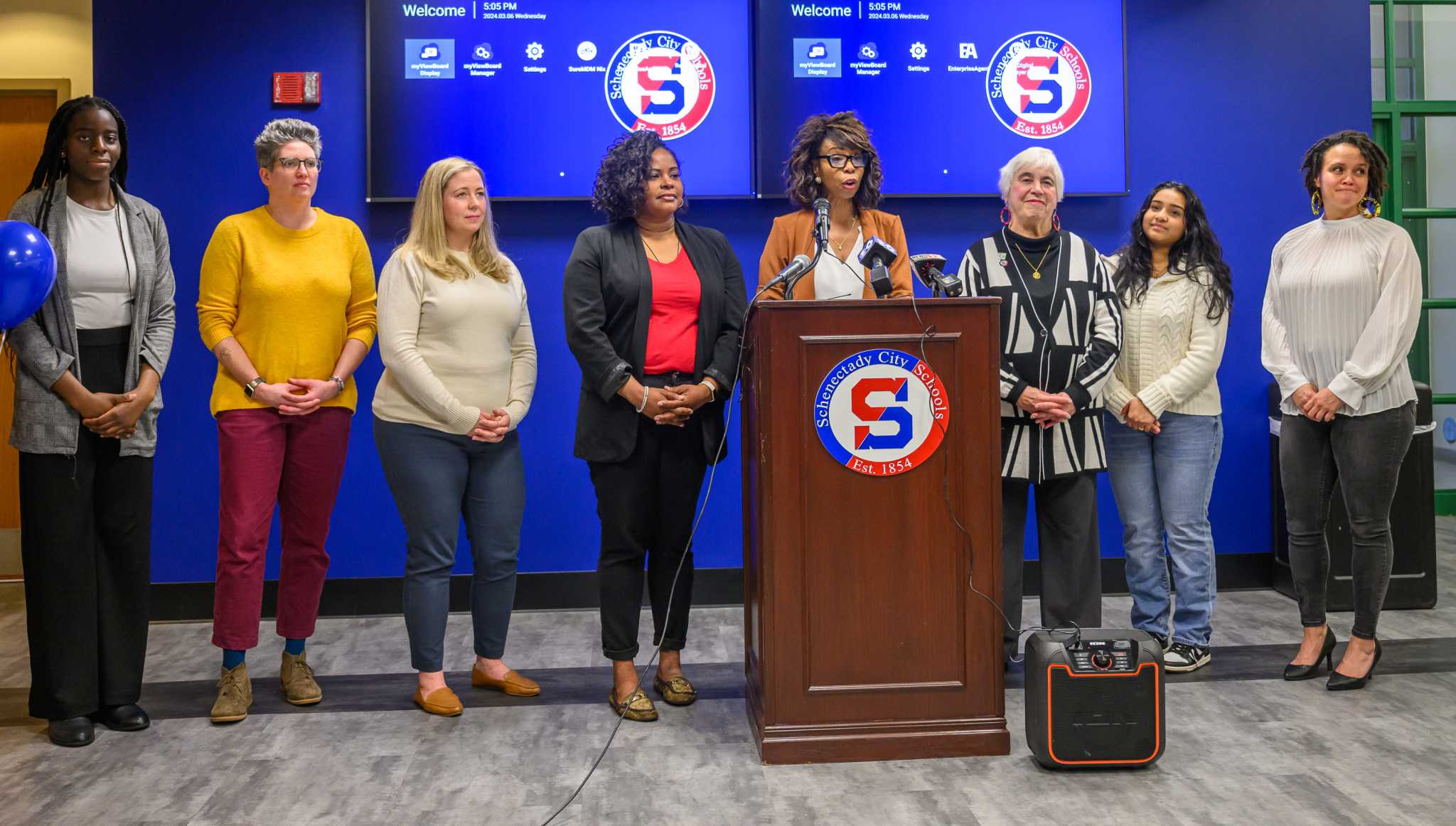 Schenectady schools expect new cellphone policy decision soon