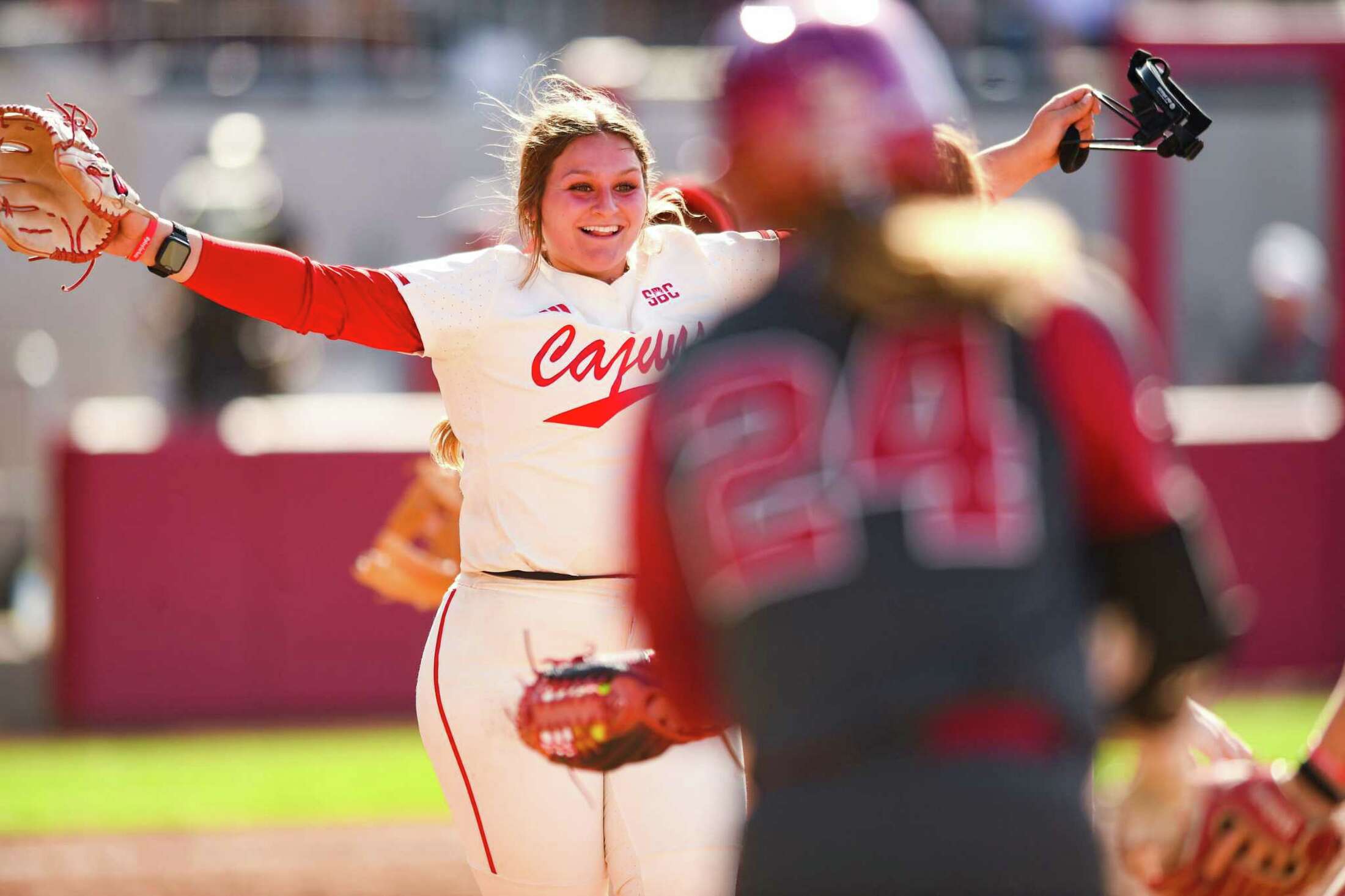 Oklahoma softball streak: Two Houston-area players led upset