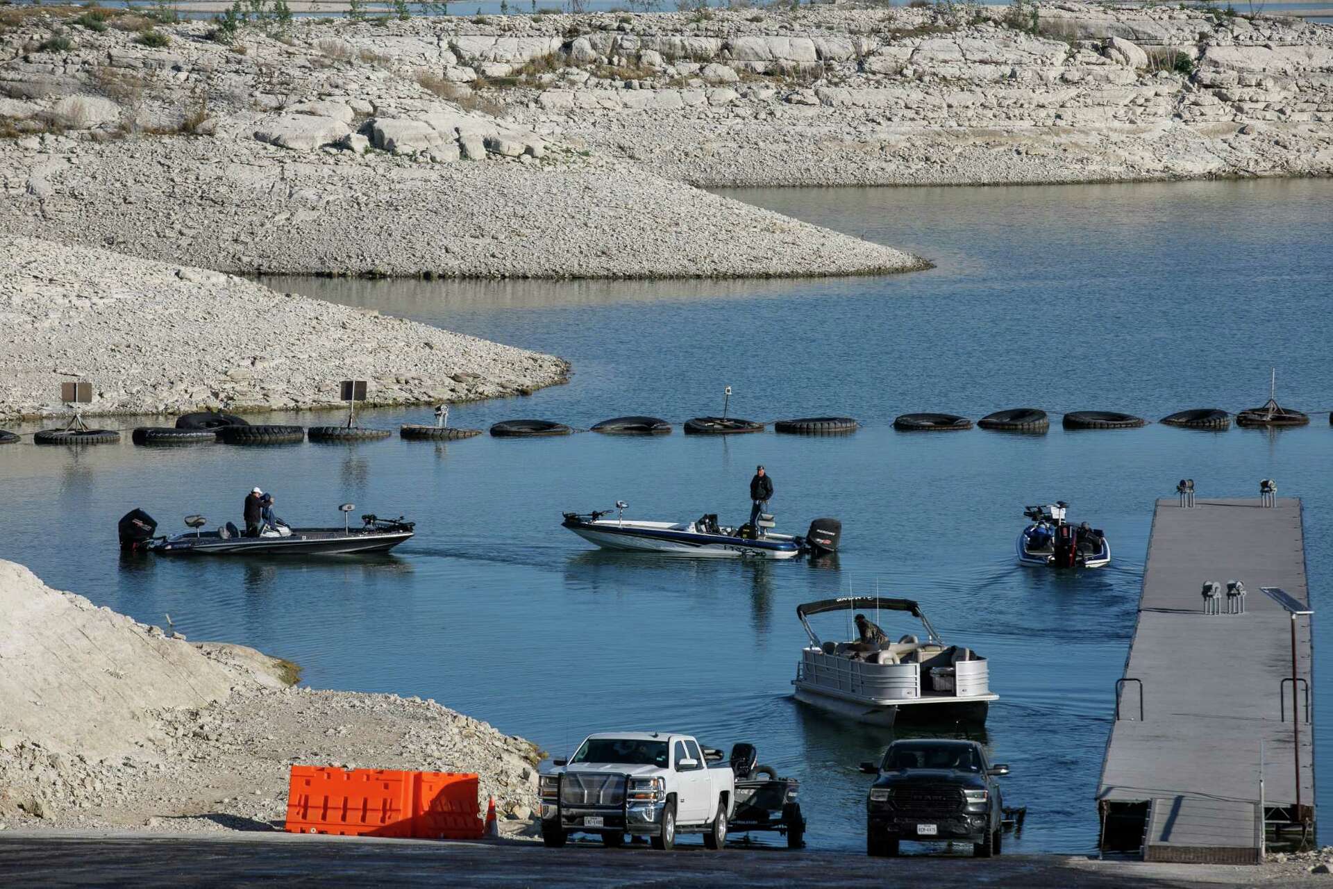 Zebra mussel invasion creeps south, hits major Texas lake