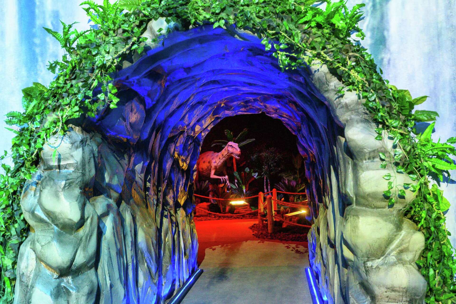 Video: Checking out Dinos Alive at the Schenectady Armory