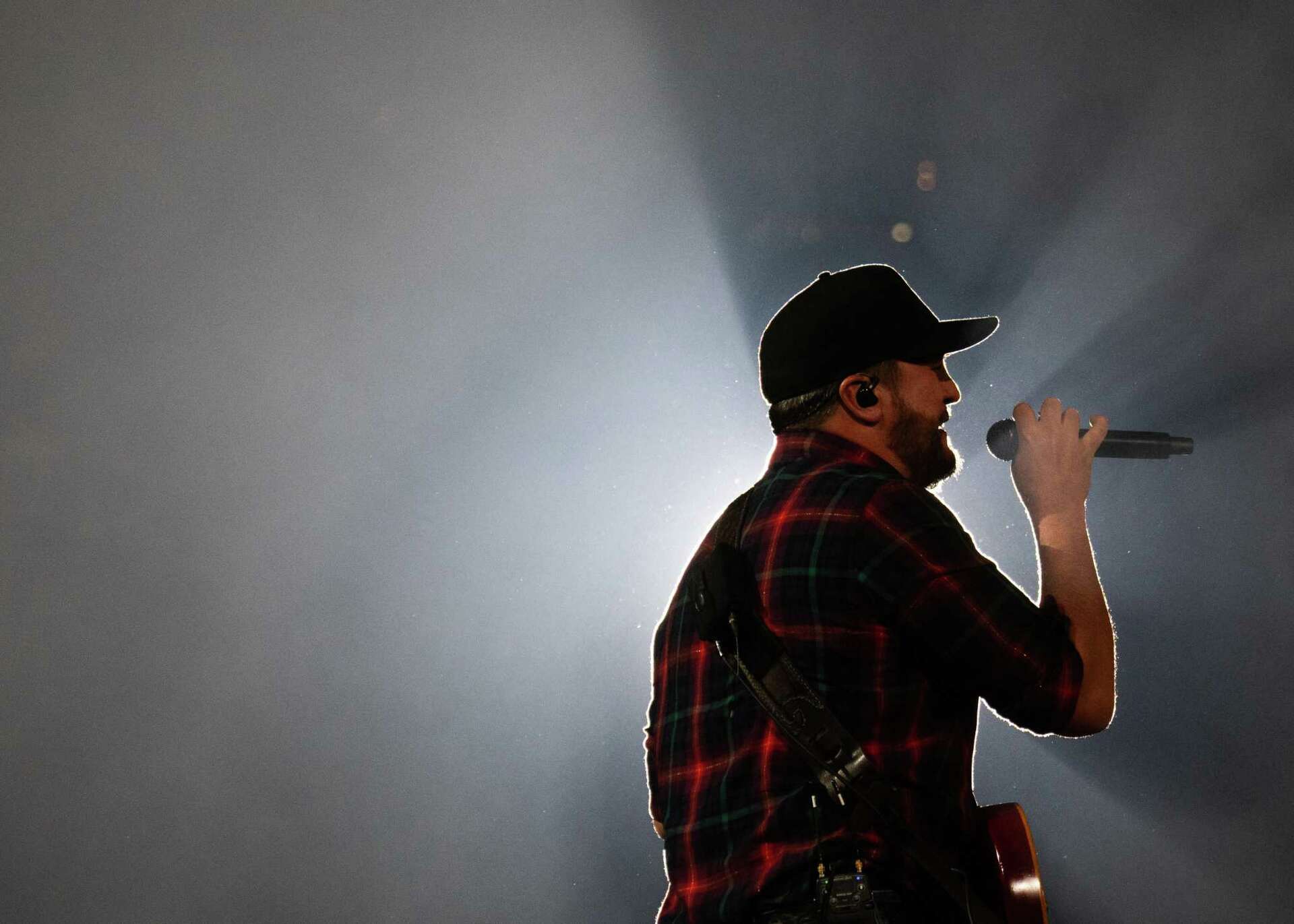 Houston Rodeo review: Luke Bryan debuts 'Love You, Miss You, Mean It'