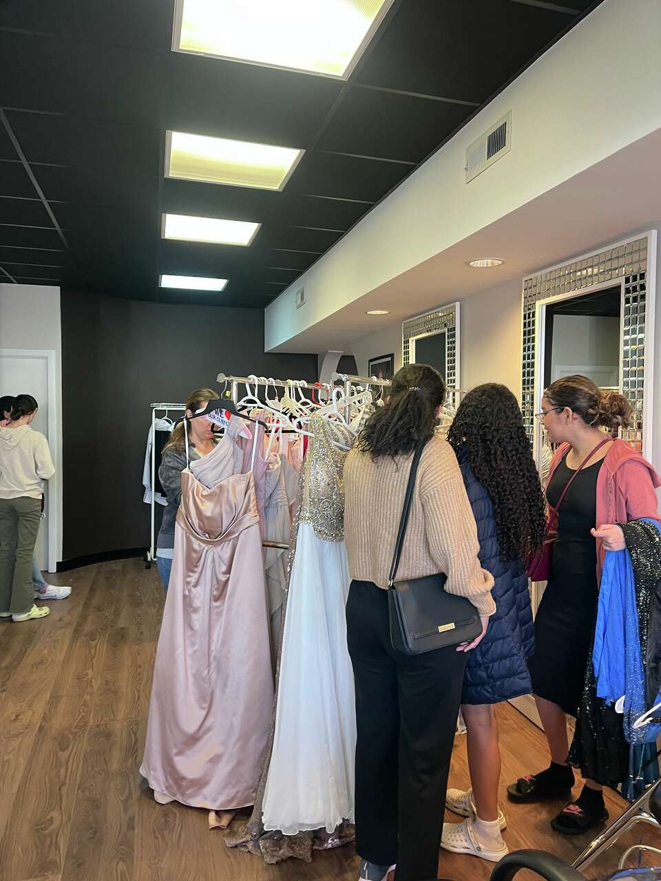 Cheshire teen aims to make prom more affordable as costs rise